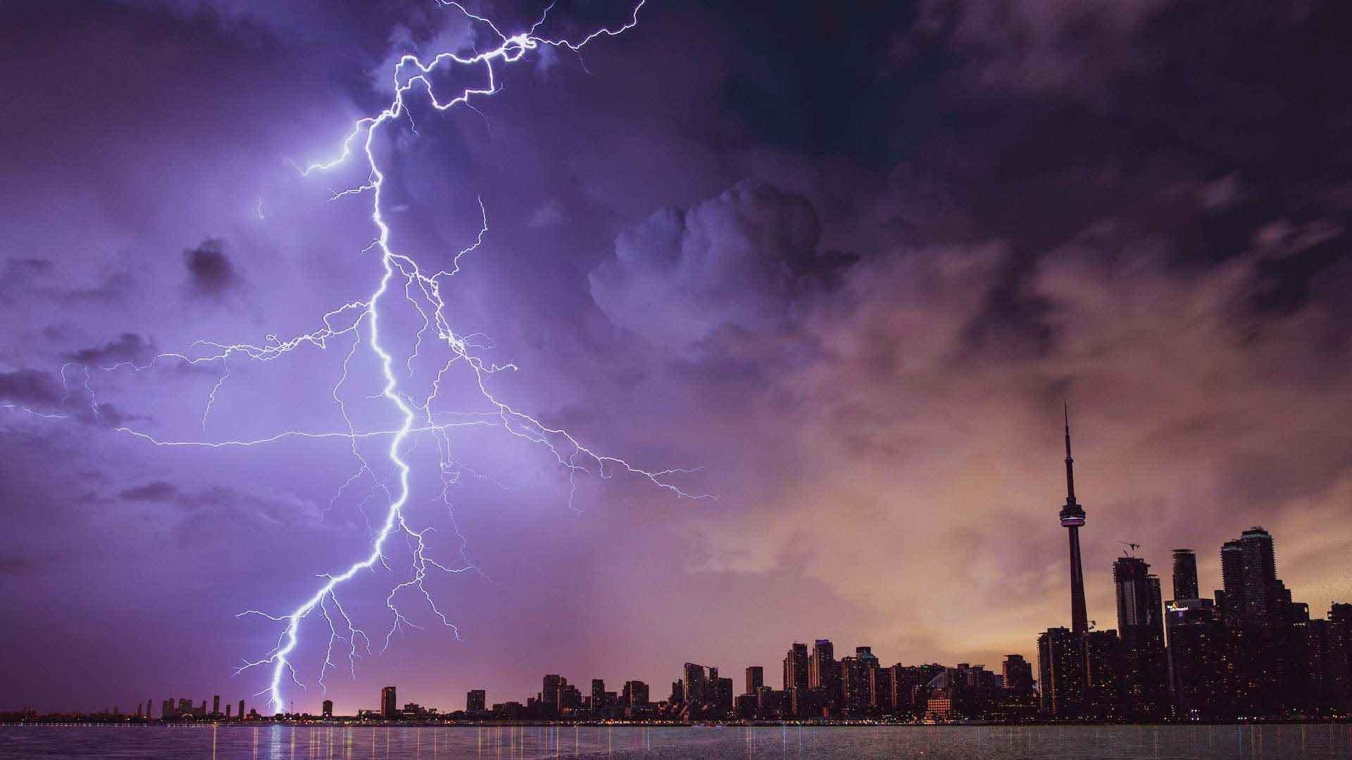 Científicos Desvían Rayos con un Láser Potente que Apuntan al Cielo | N+