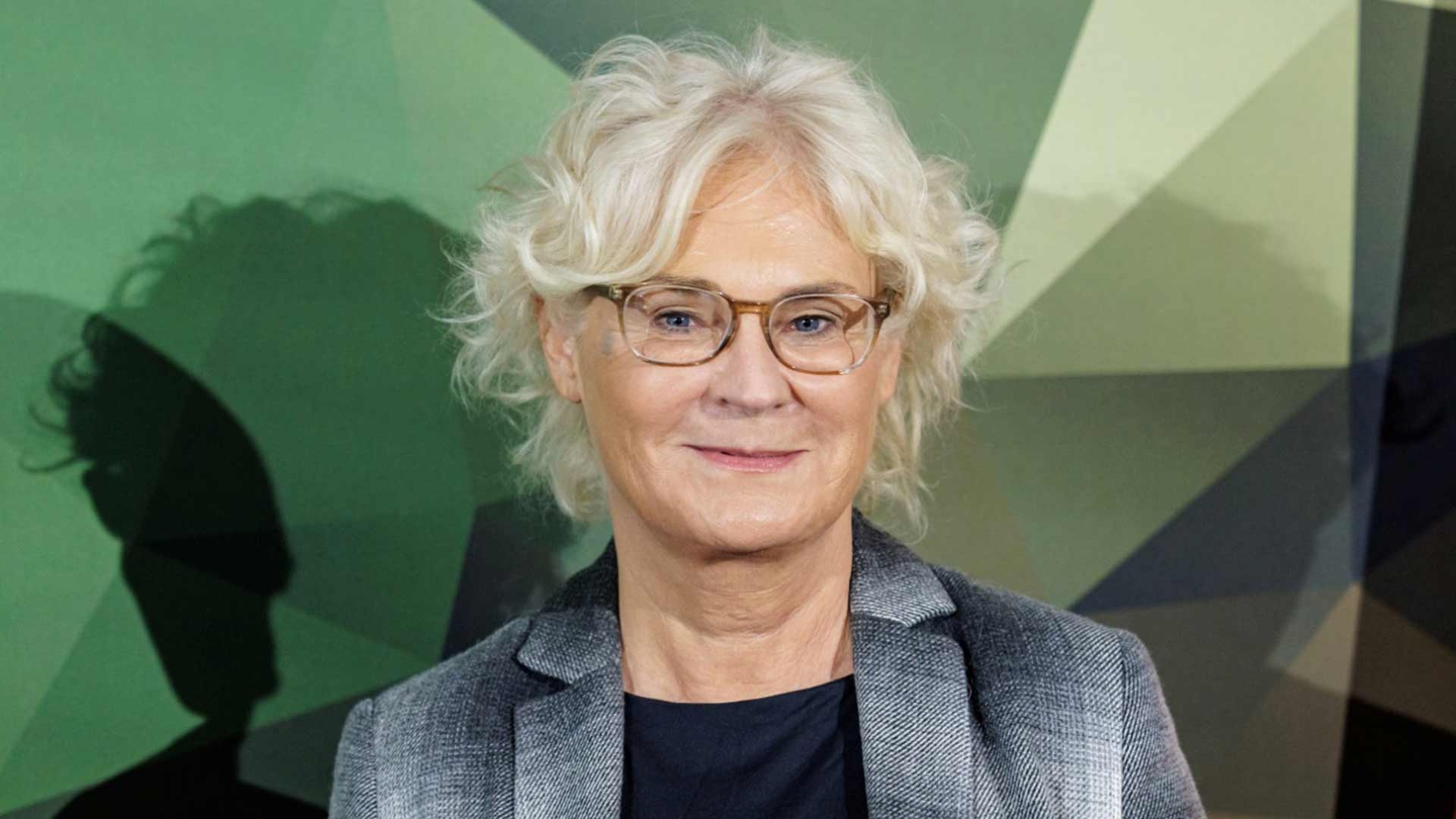 Christine Lambrecht, ministra alemana de Defensa le renuncia al ...
