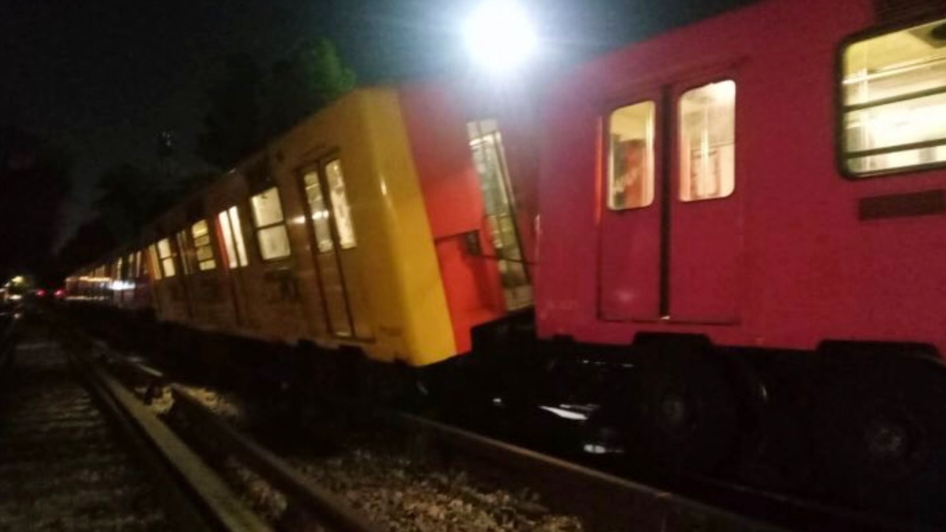 Metro CDMX: Vagón se ladea | N+