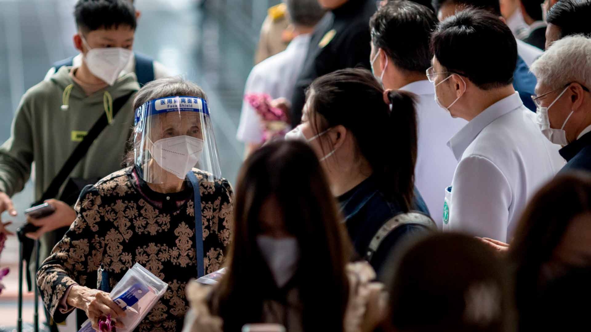 OMS Mantiene Nivel Máximo de Alerta para la COVID-19