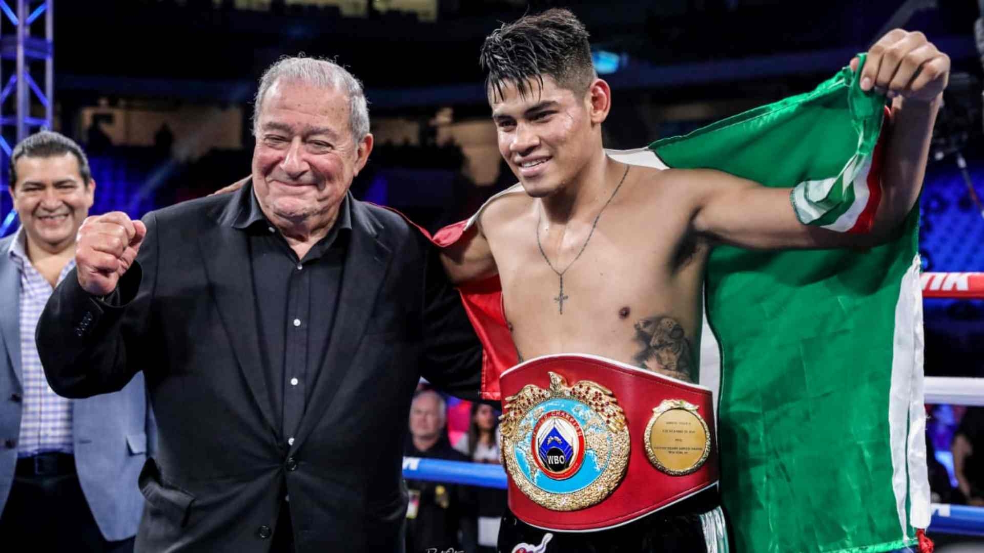 Emanuel Navarrete Gana su Tercer Título Mundial de Boxeo