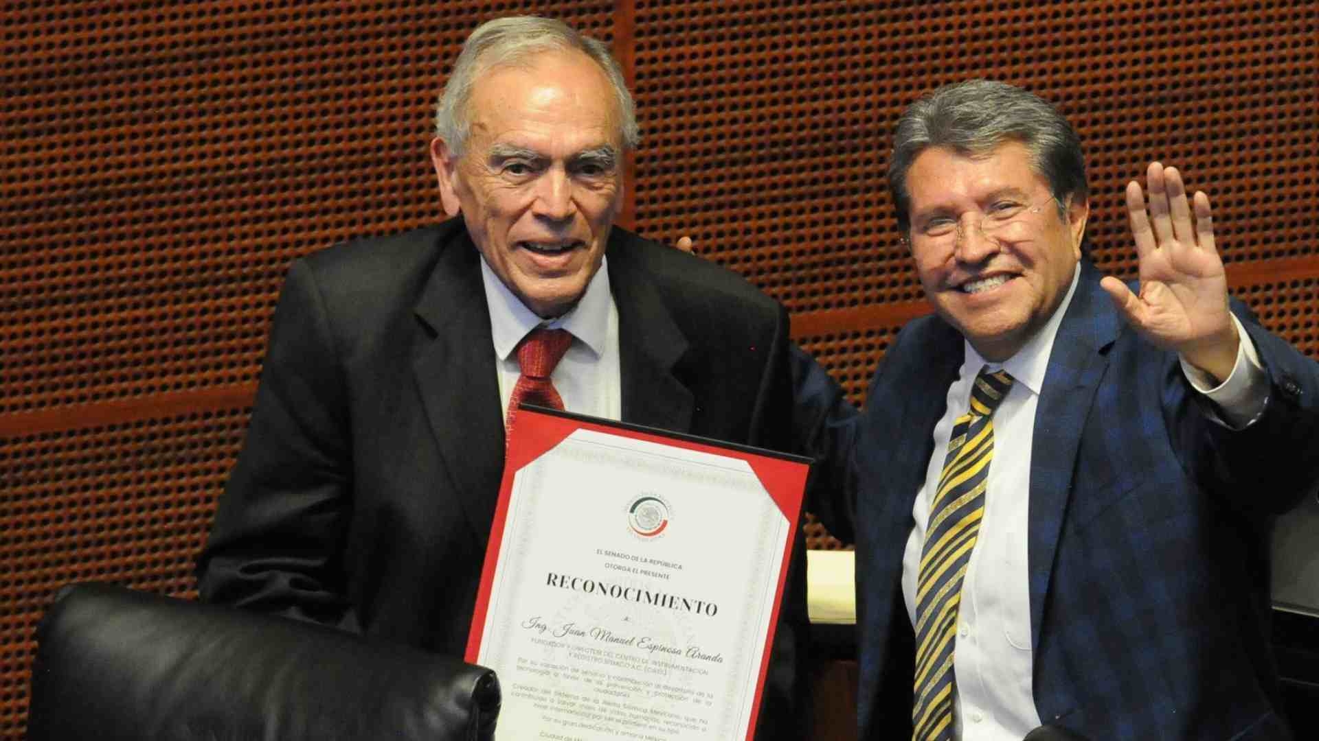 Senado Rinde Homenaje al Creador de la Alerta Sísmica en México | N+