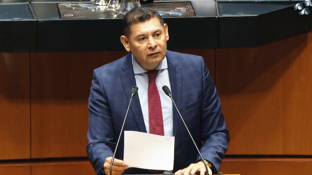 Morena Presenta Iniciativas para Elegir Ministros por Voto Directo | N+