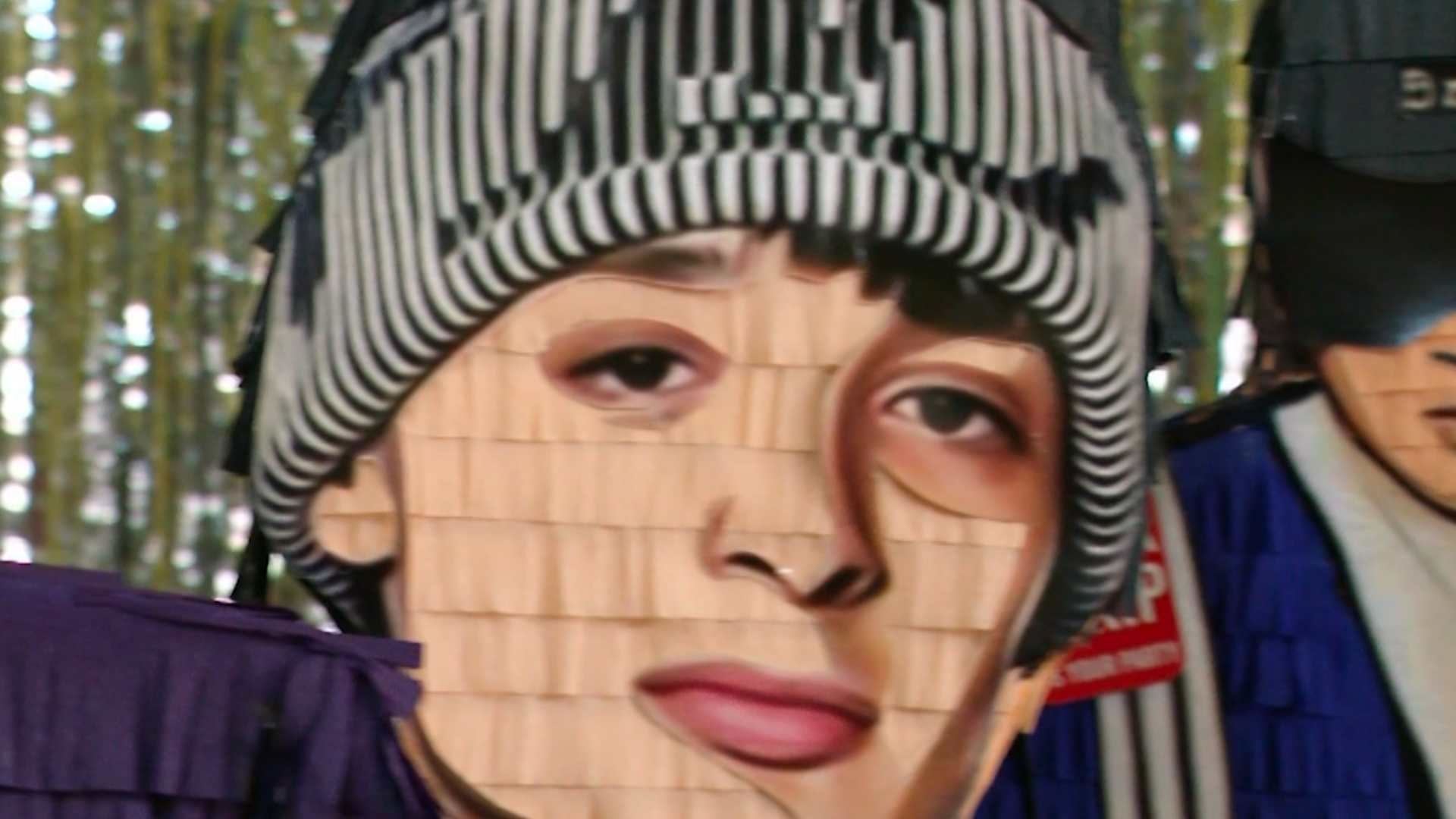 Piñata Hiperrealistas de Peso Pluma Sorprende a Fans | N+