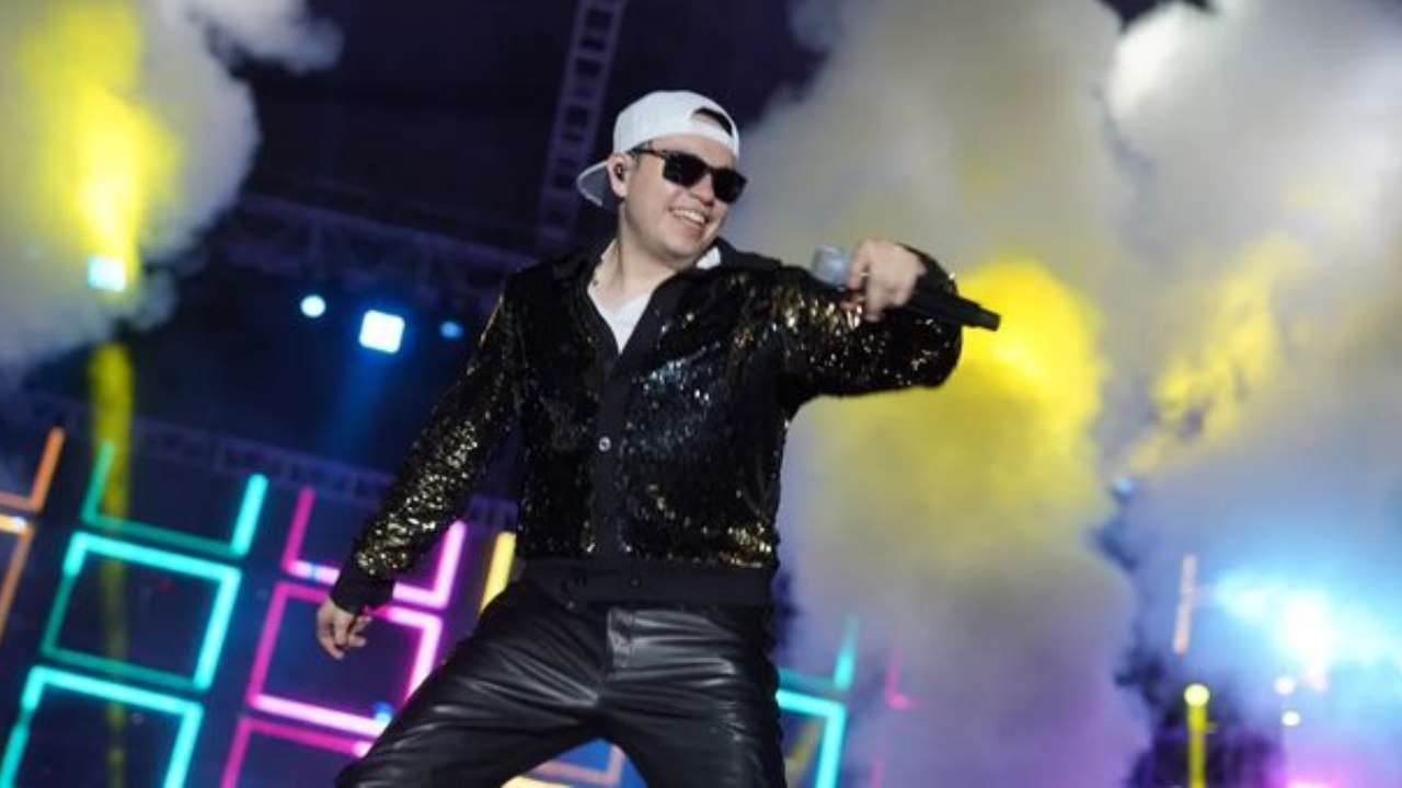 Raymix Agradece a AMLO por Poner Oye Mujer en la Mañanera, Su Famosa ...