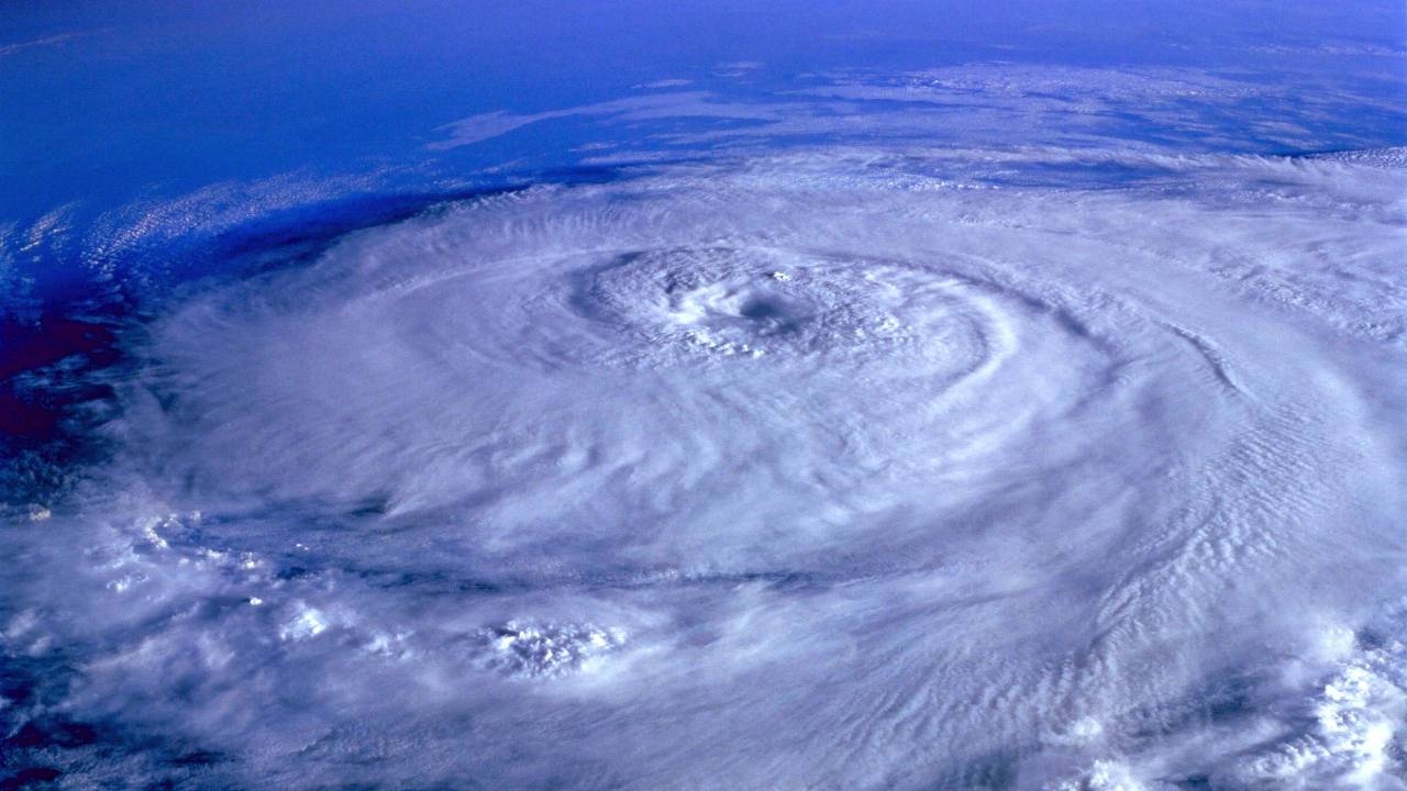 Huracanes, Tormentas Tropicales, Ciclones y Tifones, ¿Cuál Es su Diferencia? | N+