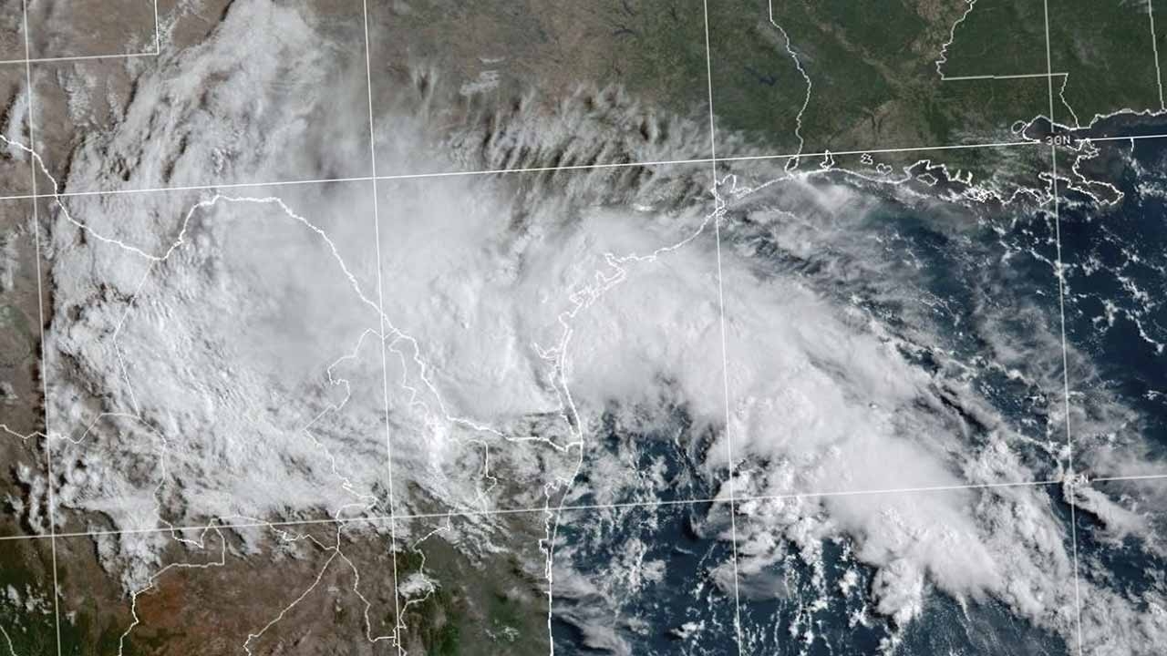 Tormenta Tropical Harold Toca Tierra en Texas; Provocará Lluvias y ...