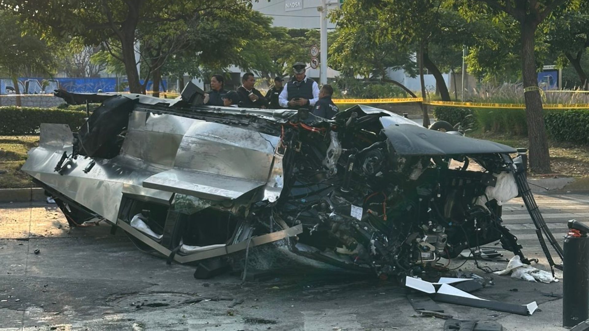 Accidente de Cybertruck en Guadalajara Deja 4 Lesionados en López ...