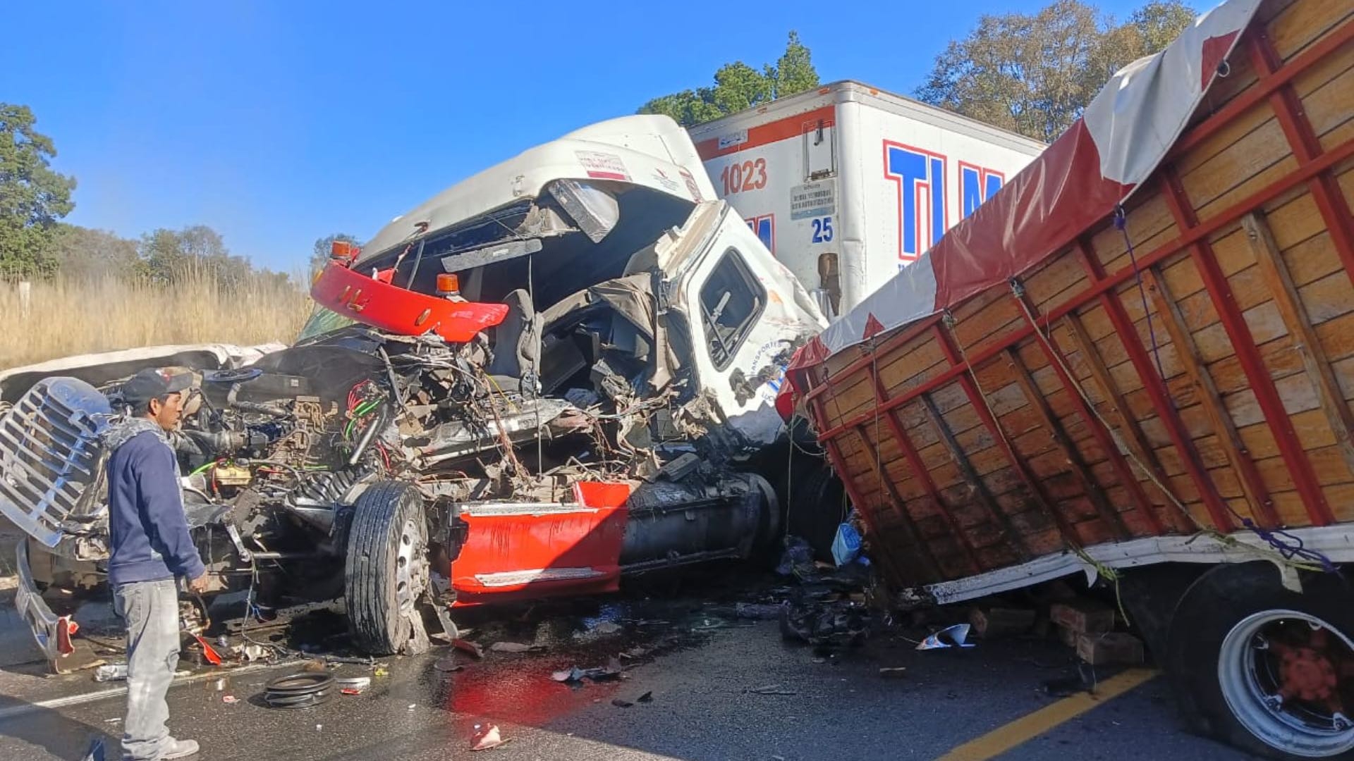 Video: Choque Frontal entre Tráiler y Camión Provocan Cierre en la ...
