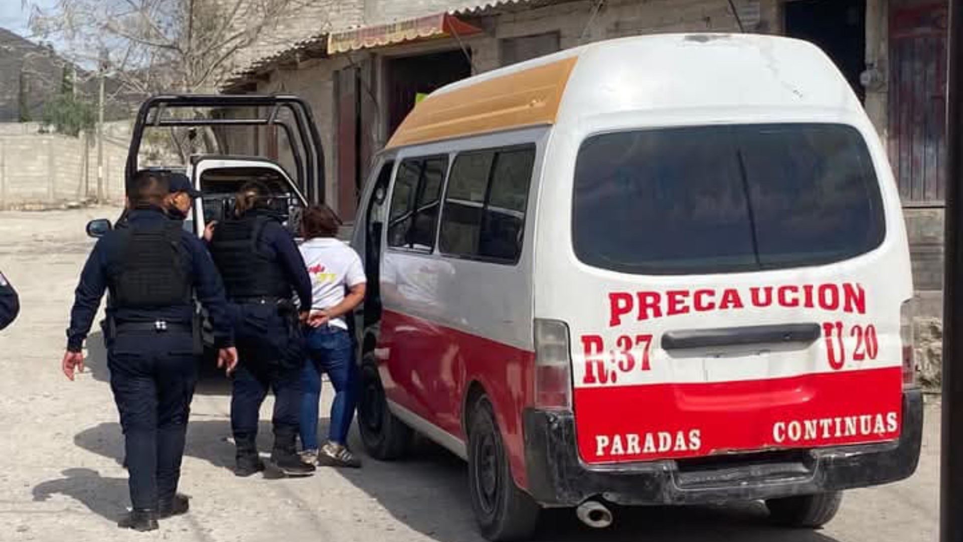 Reportera Es Privada de su Libertad por Conductora de Transporte ...