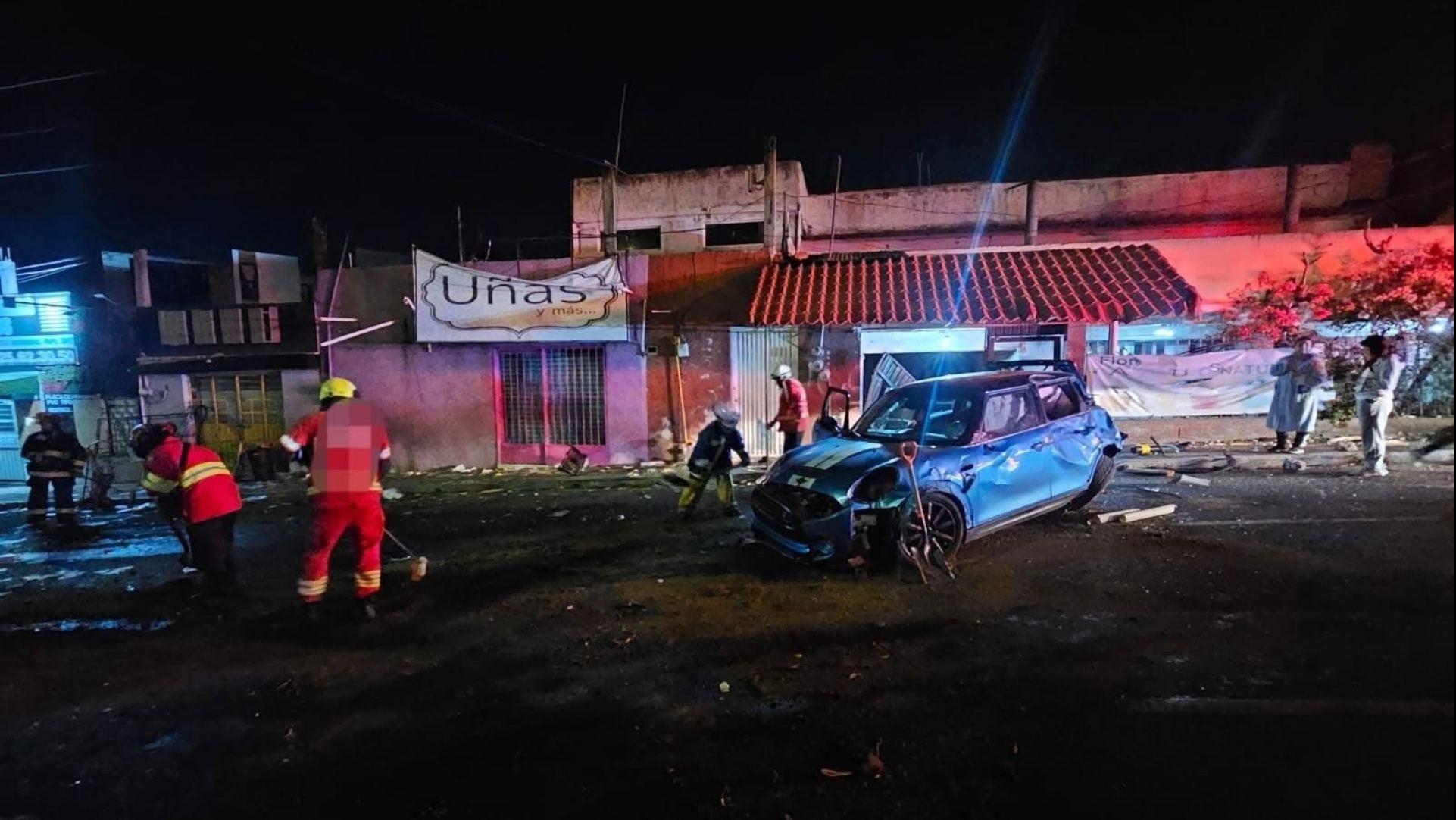 Joven Universitario Choca su Mini Cooper contra Puesto en Recta Cholula ...