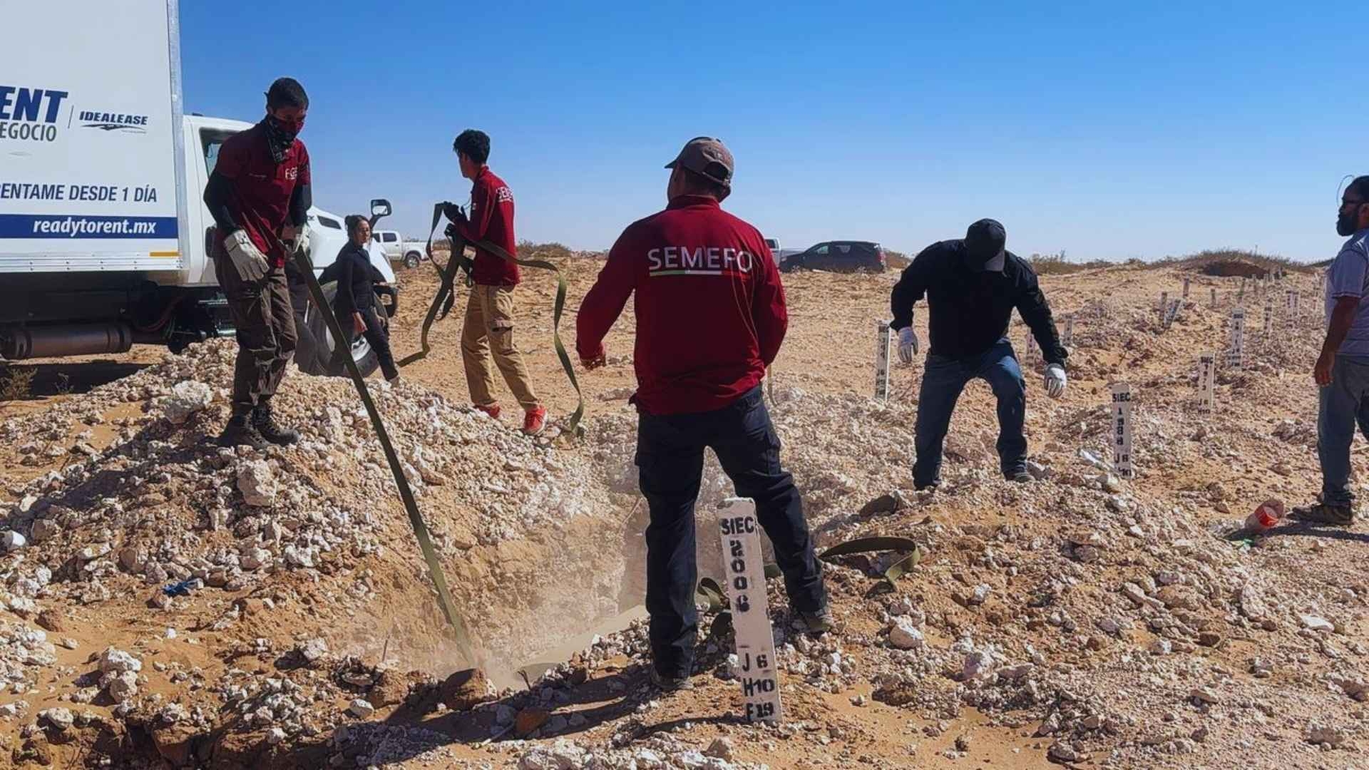 56 Cuerpos son Inhumados en Fosa Común en Ciudad Juárez | N+