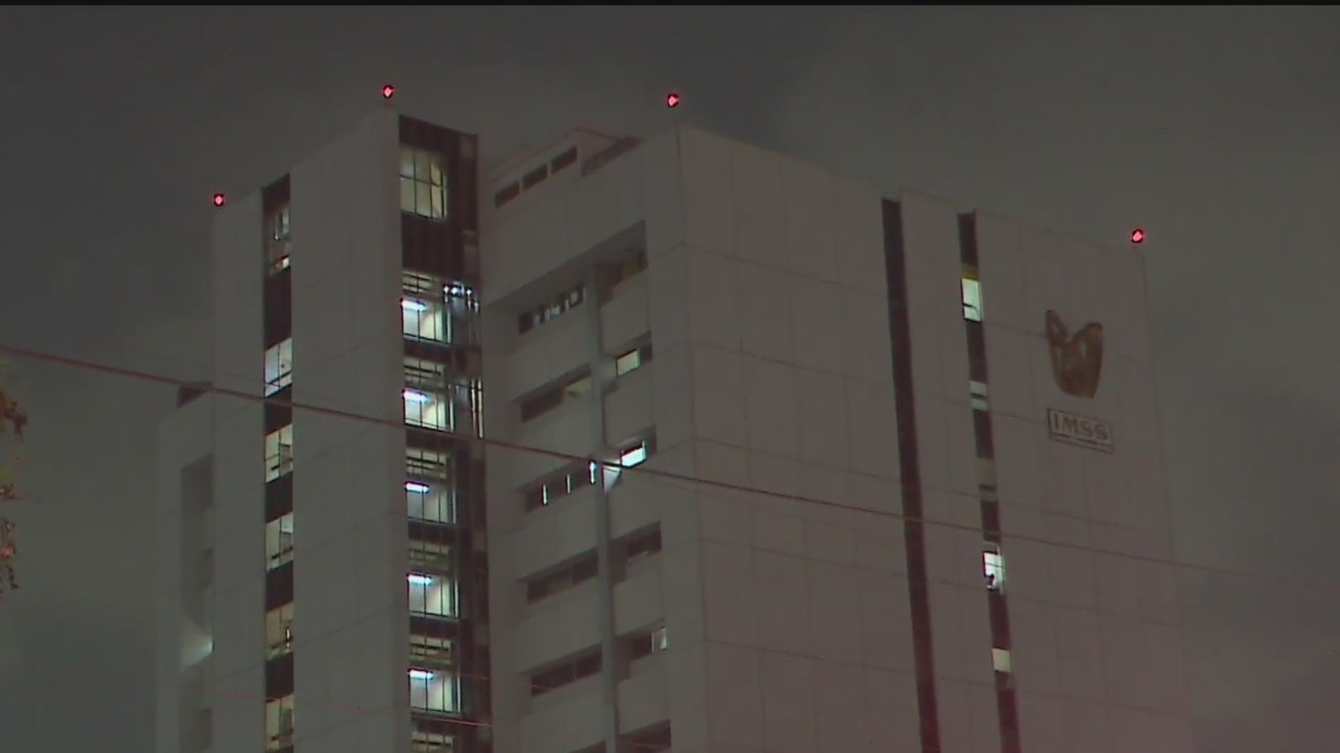 Trece Personas Quedan Atrapadas en Elevador del Hospital 25 del IMSS en ...