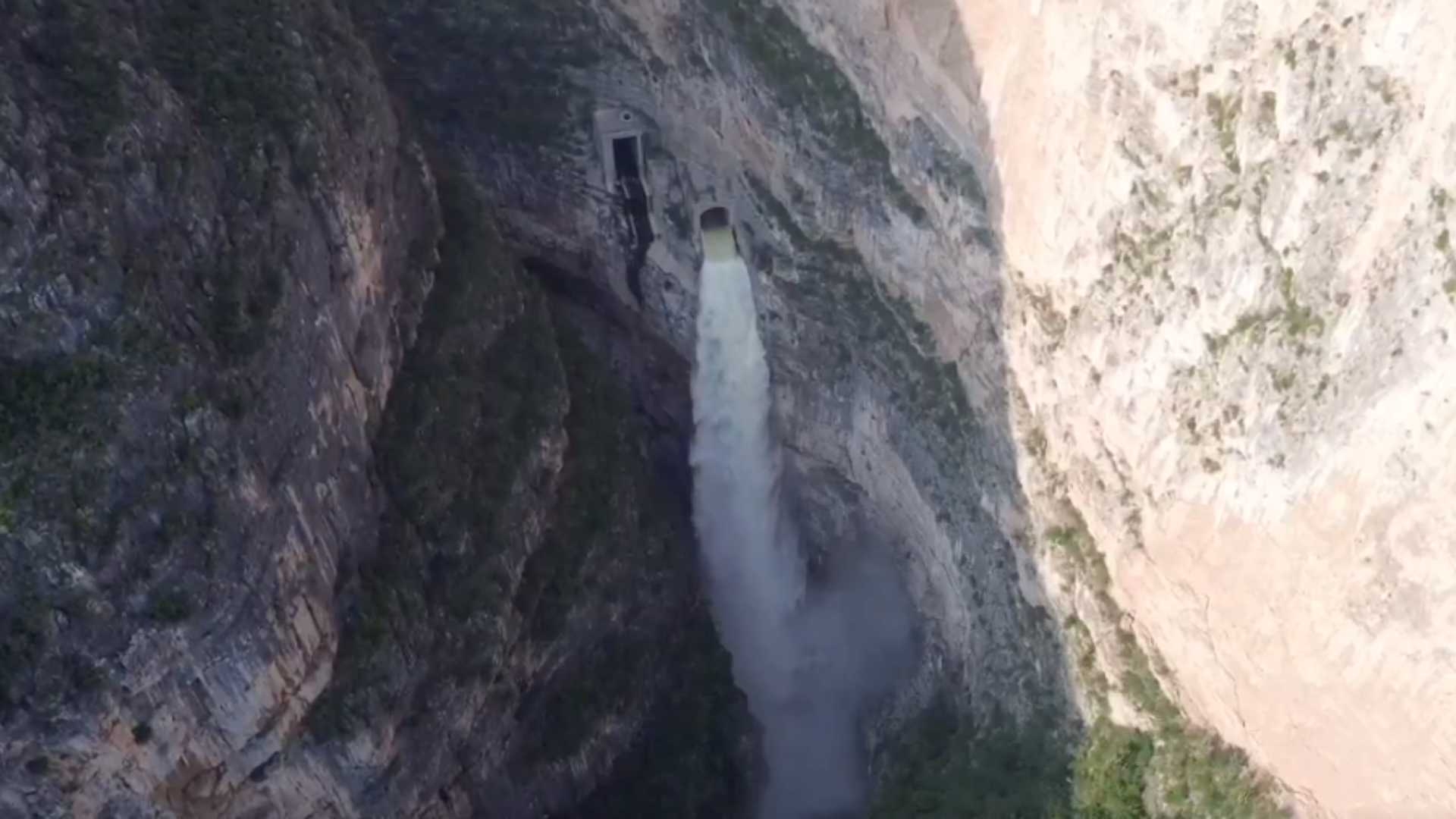 Inicia el Desfogue de la Presa Zimapán en Querétaro; 300 Colonias se ...