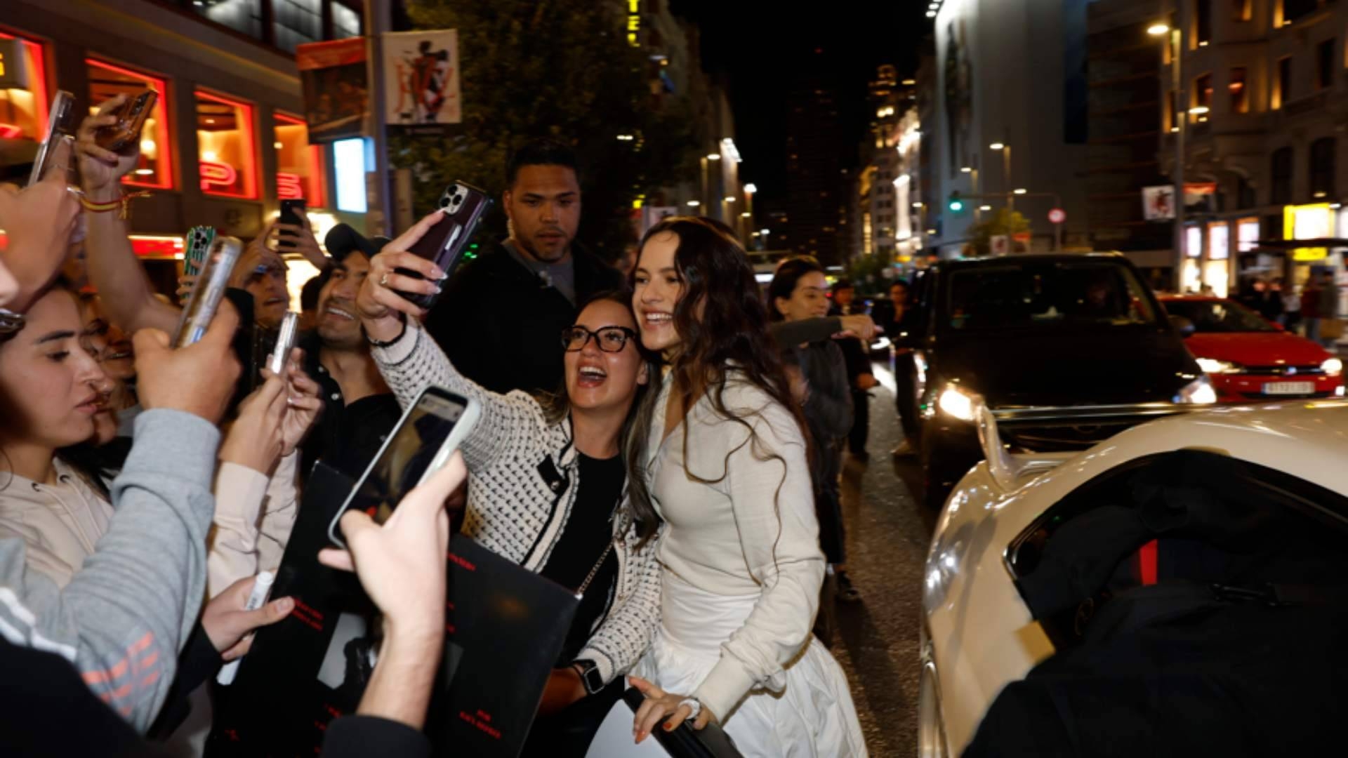 Rosalía Presenta Nuevo Álbum "Lux" y Esta Es la Razón por la que Podría ...