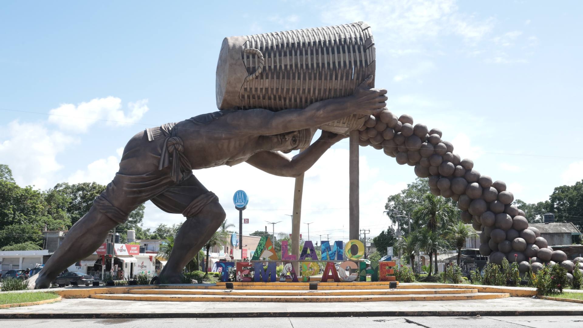 Monumento "El Colotero" en Álamo, Veracruz: 5 Datos Imperdibles Sobre ...