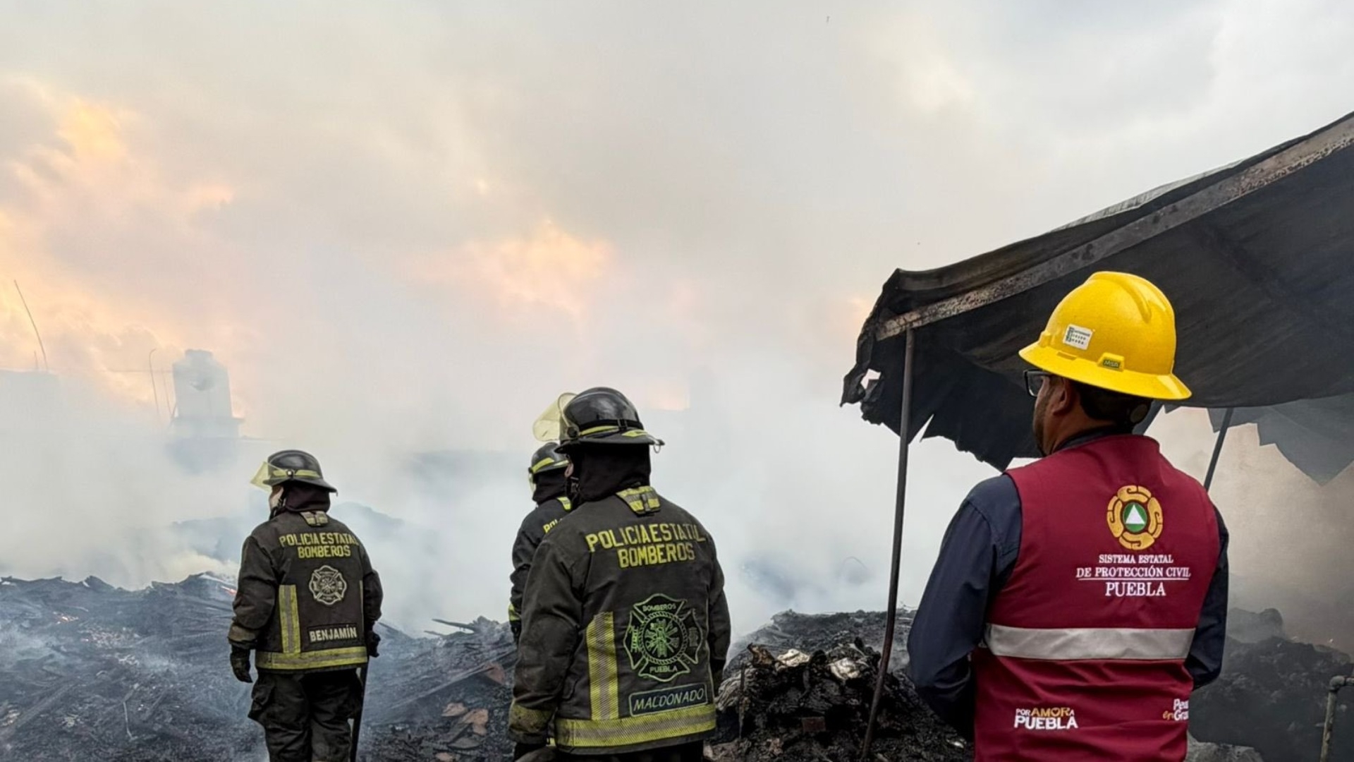 Reportan Incendio en Mueblería de Amozoc, Puebla; Evacúan Inmuebles ...