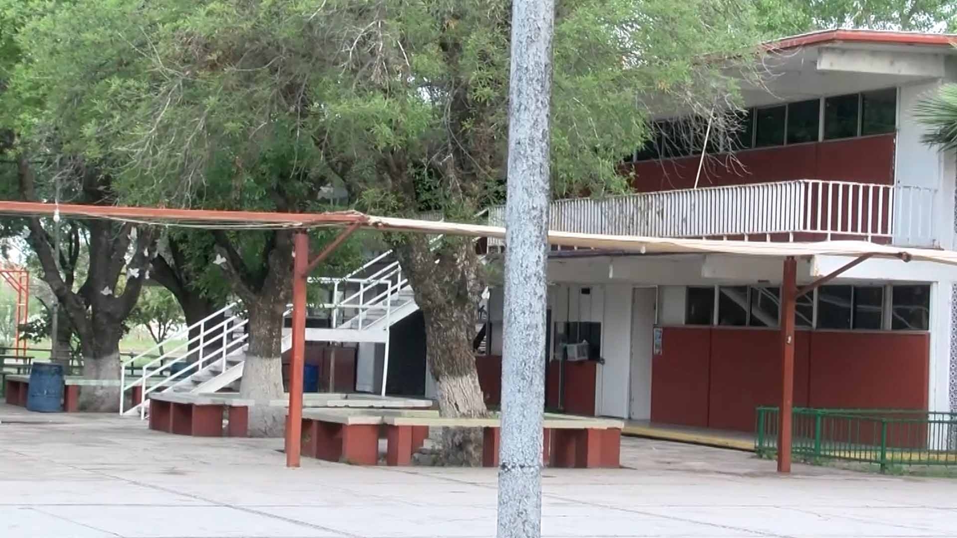 Internan a Estudiante de Secundaria al Intoxicarse Luego de Beber Agua ...
