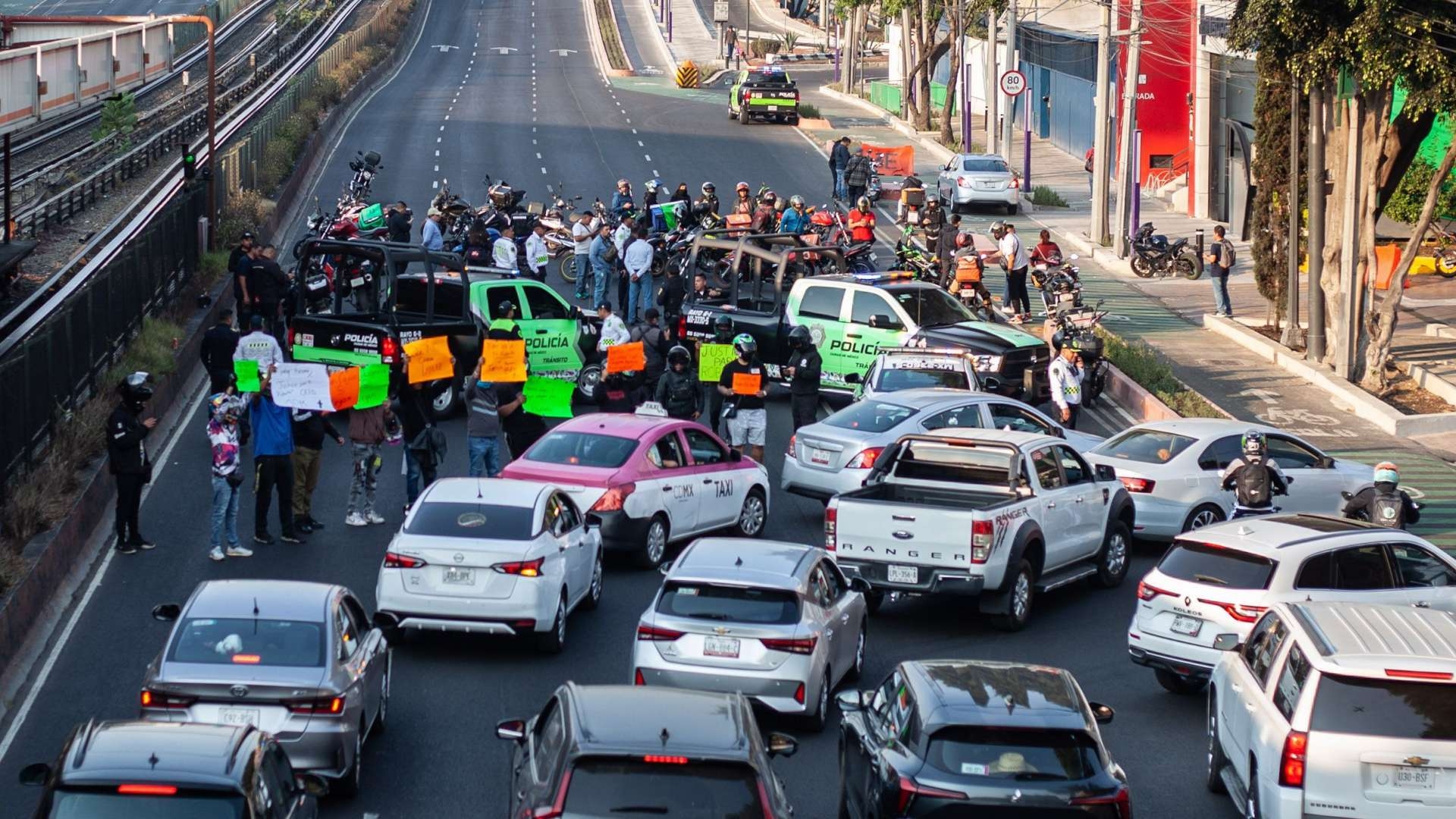 Protesta por Motociclista Arrastrado en Iztapalapa: Evita Esta Zona en ...