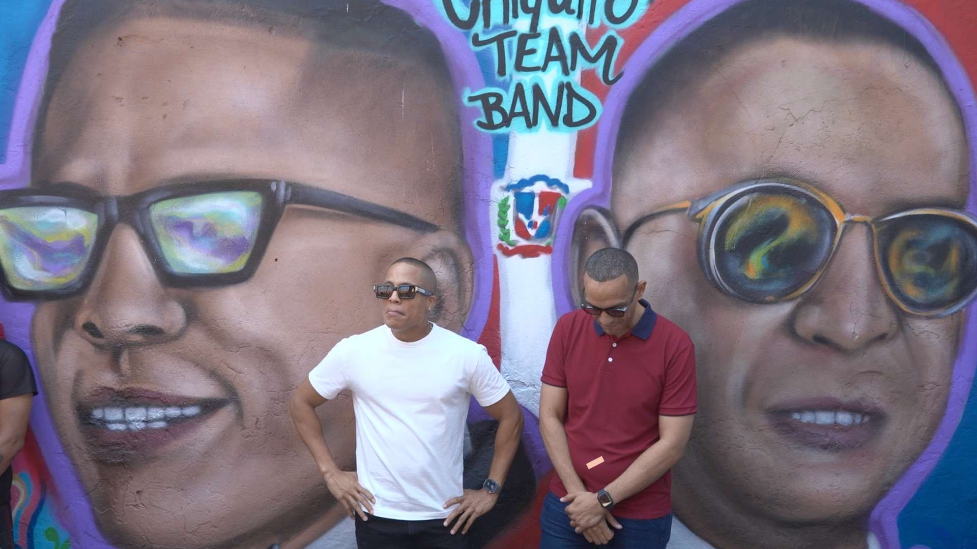 Salseros "Chiquito Team Band" Firman Mural en su Honor en el Barrio de ...