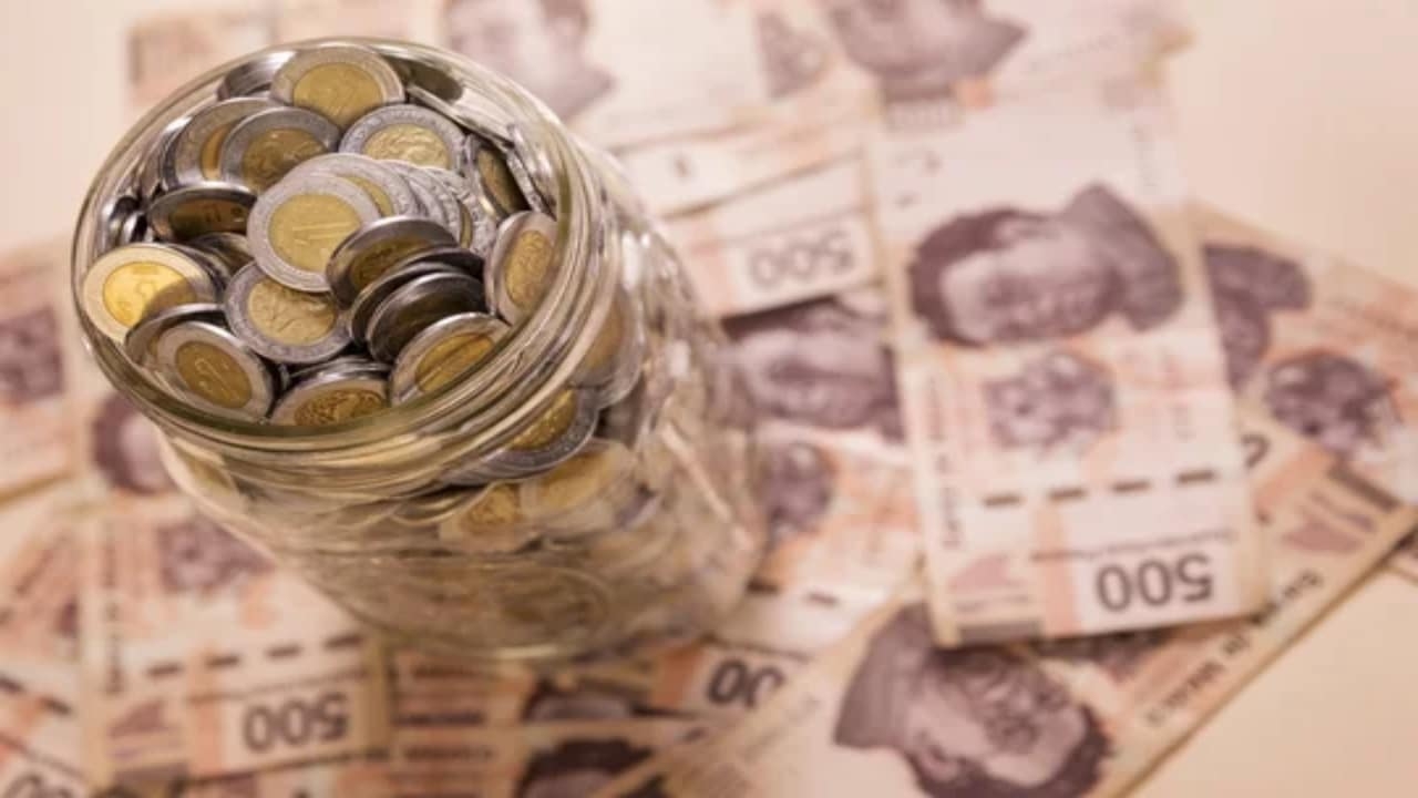 Así puedes cambiar tus monedas por billetes en el banco | N+