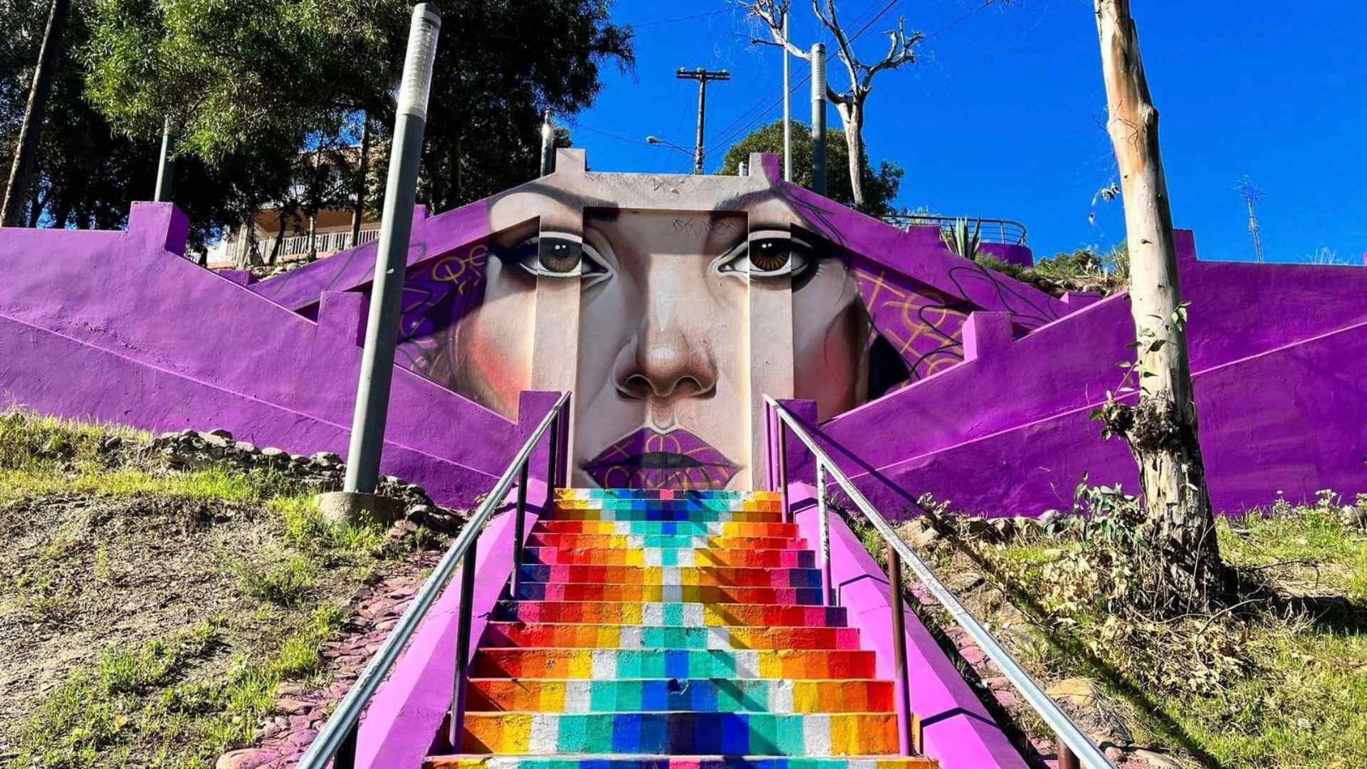 Artista y Vecinos de la Colonia Altamira Pintan de Colores Escalinata | N+