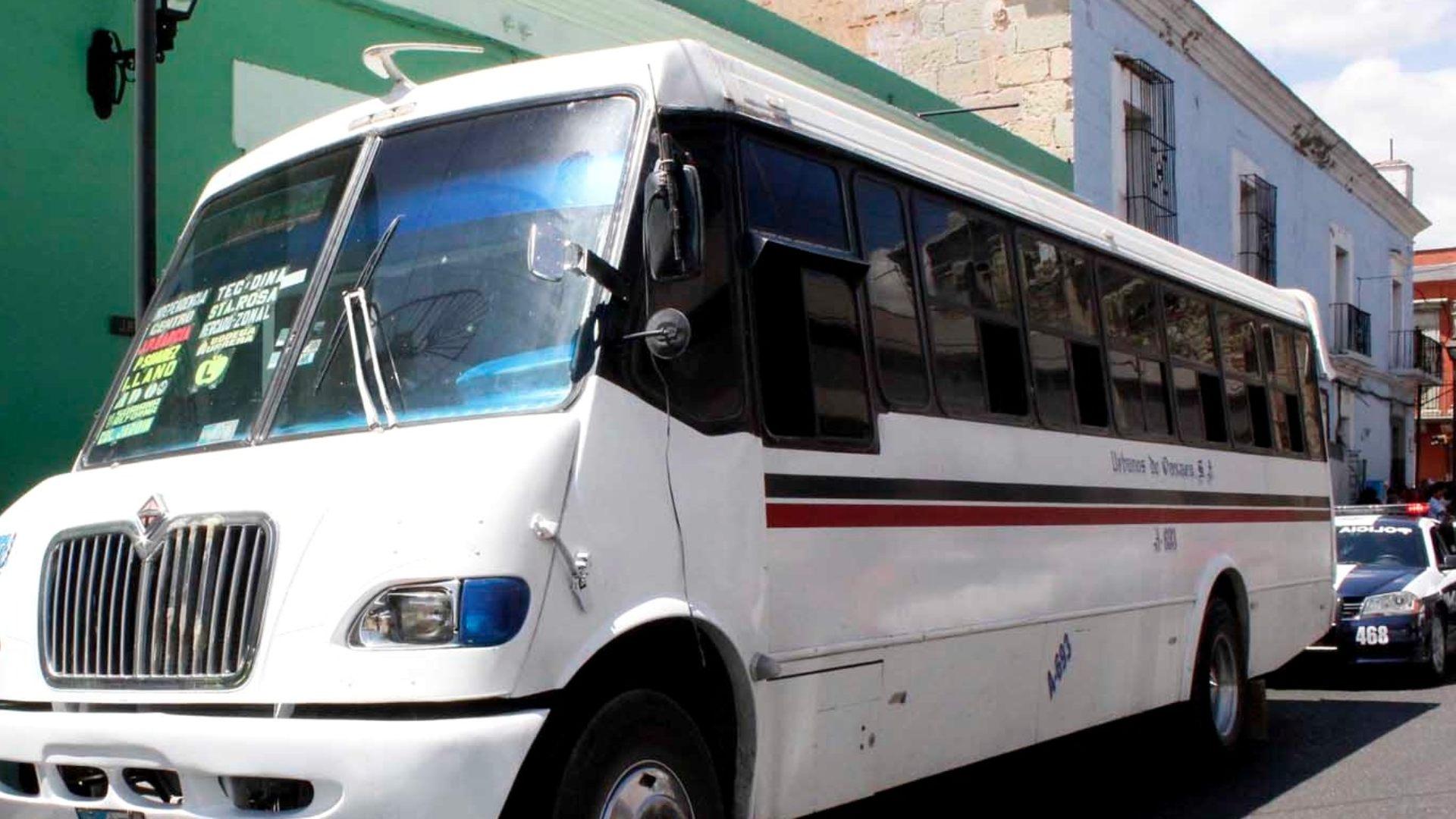 VIDEO: Chofer de Autobús Ayuda a Dar a Luz a Pasajera | N+