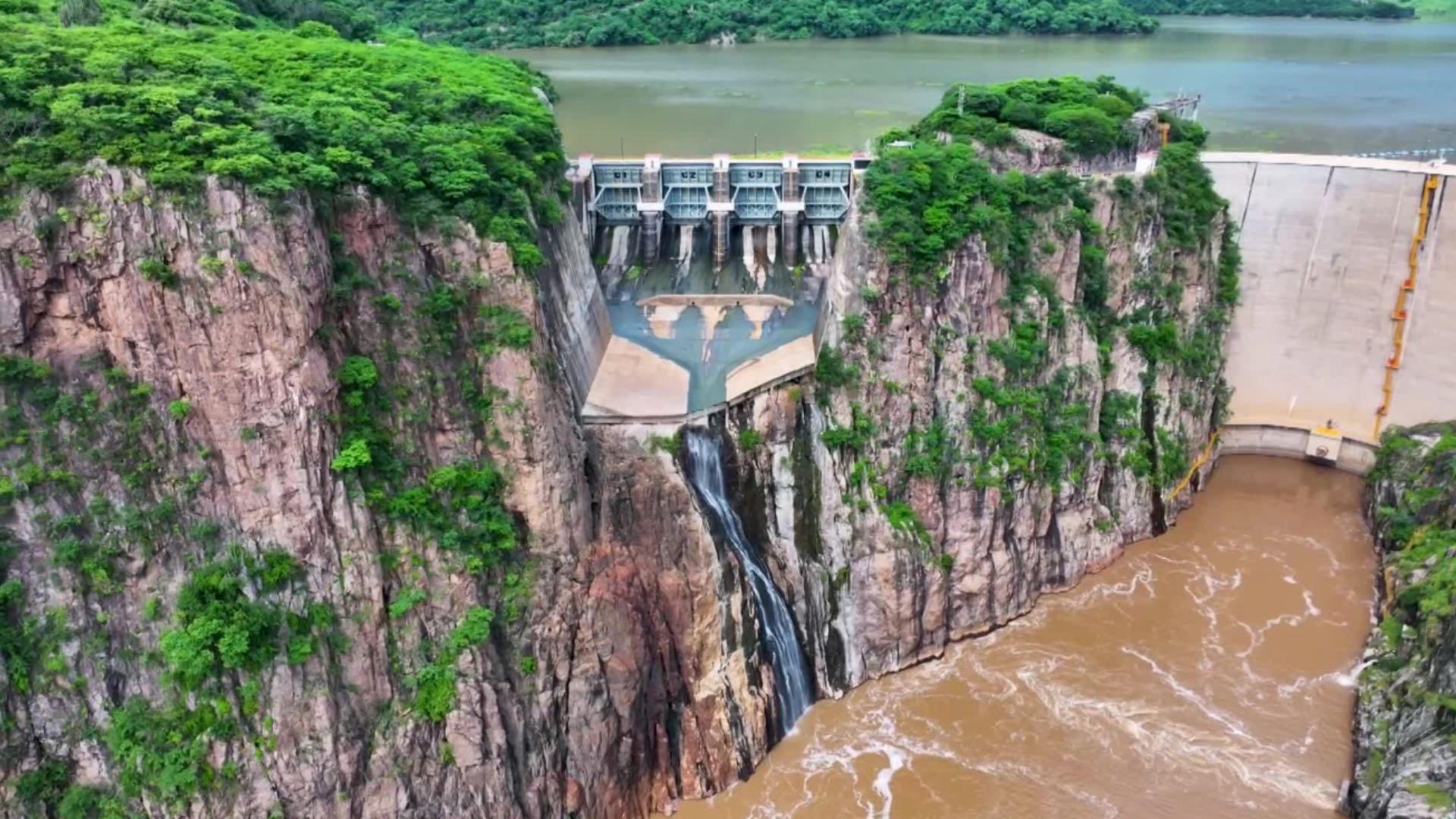 Presa Santa Rosa se Vuelve Atractivo Turístico Tras Rebasar su ...
