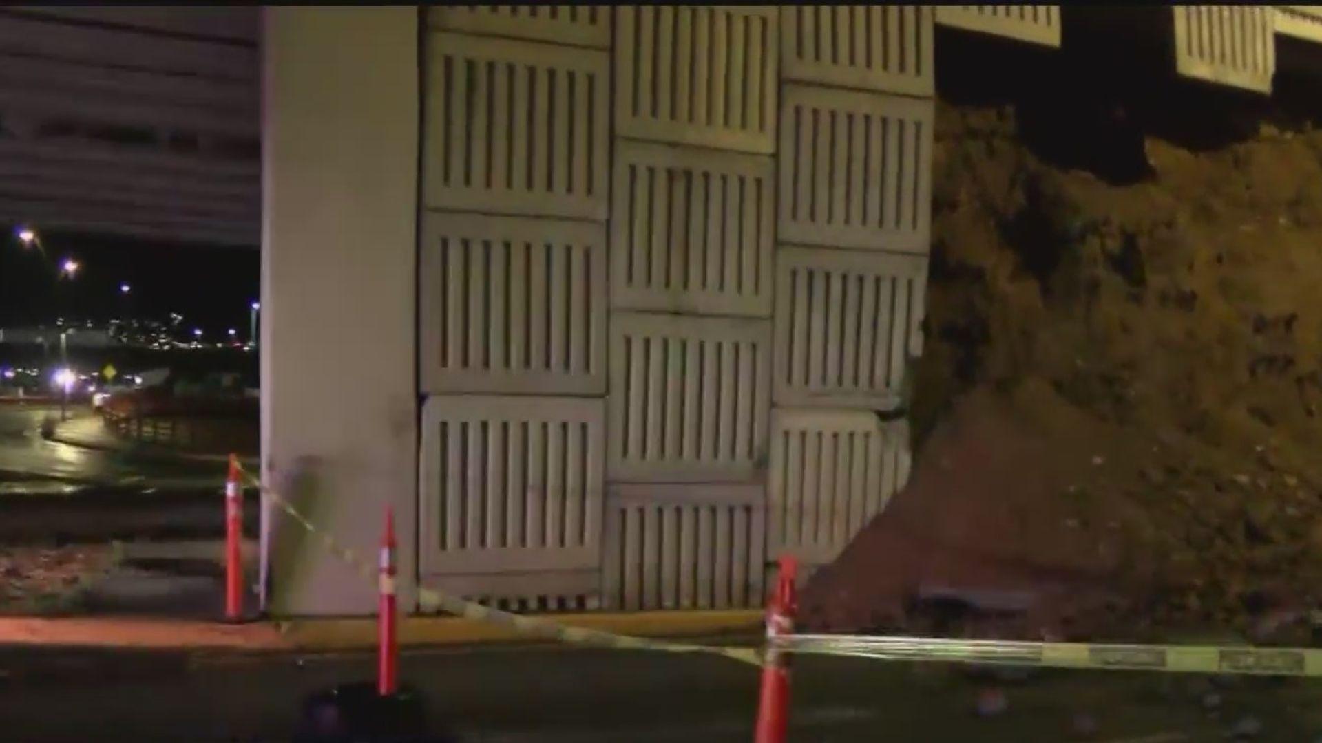 Se Comienza a Derrumbar Puente en San Pedro por Lluvias | N+