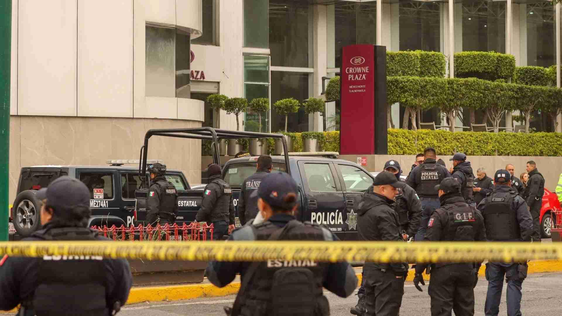Matan a Balazos a Dos Hombres Afuera de Crowne Plaza en Tlalnepantla ...
