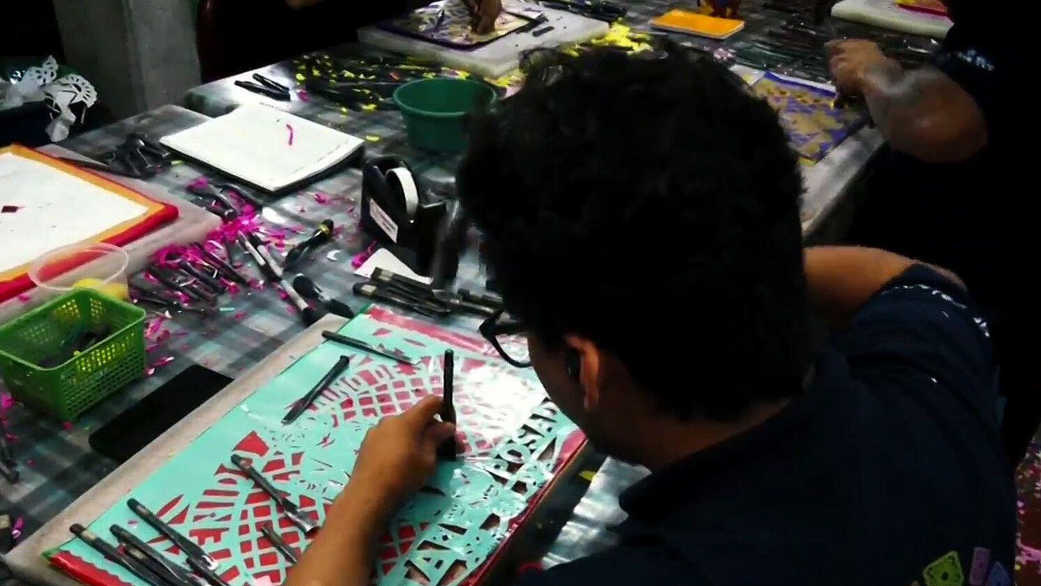 El Arte del Papel Picado, una Tradición Mexicana | Día de Muertos | N+