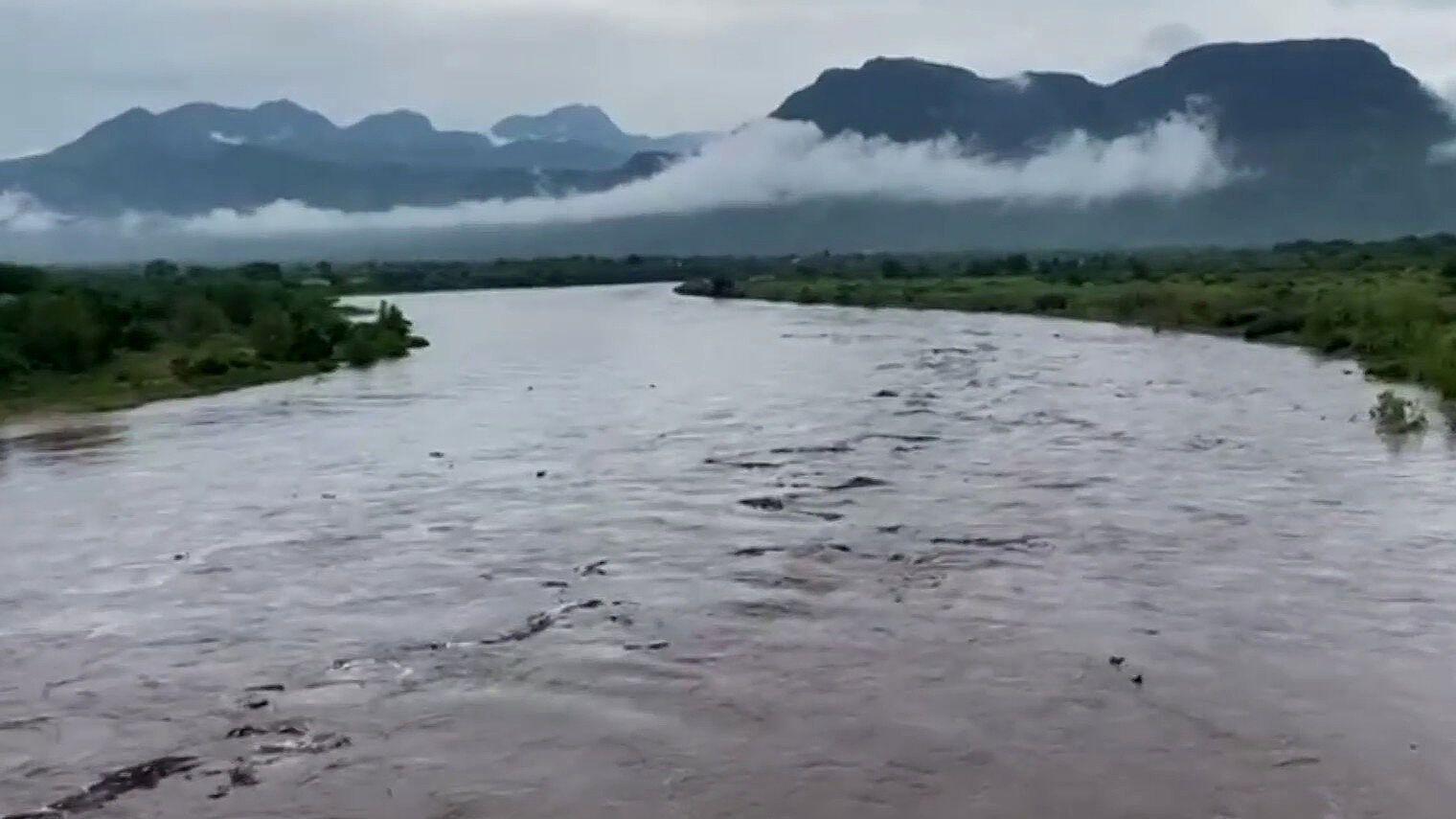 Video: Realizan Desfogue de Presa al Río Balsas en Guerrero | N+
