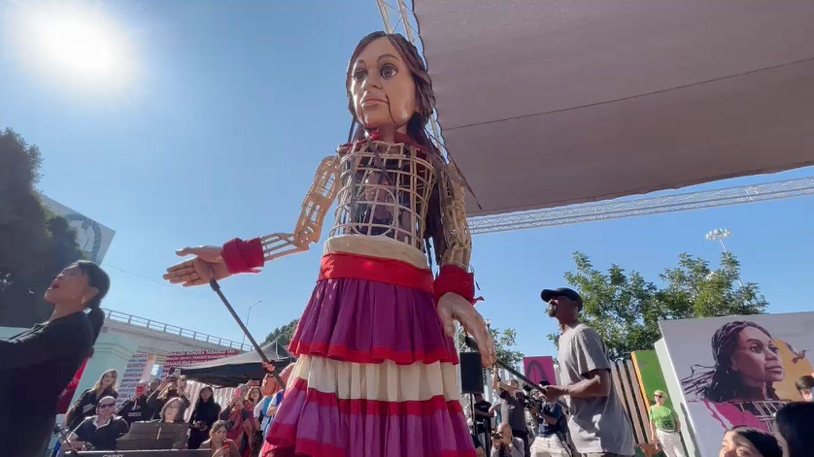 Llega Por Primera Vez Amal a Tijuana, Marioneta de Niña Refugiada de ...