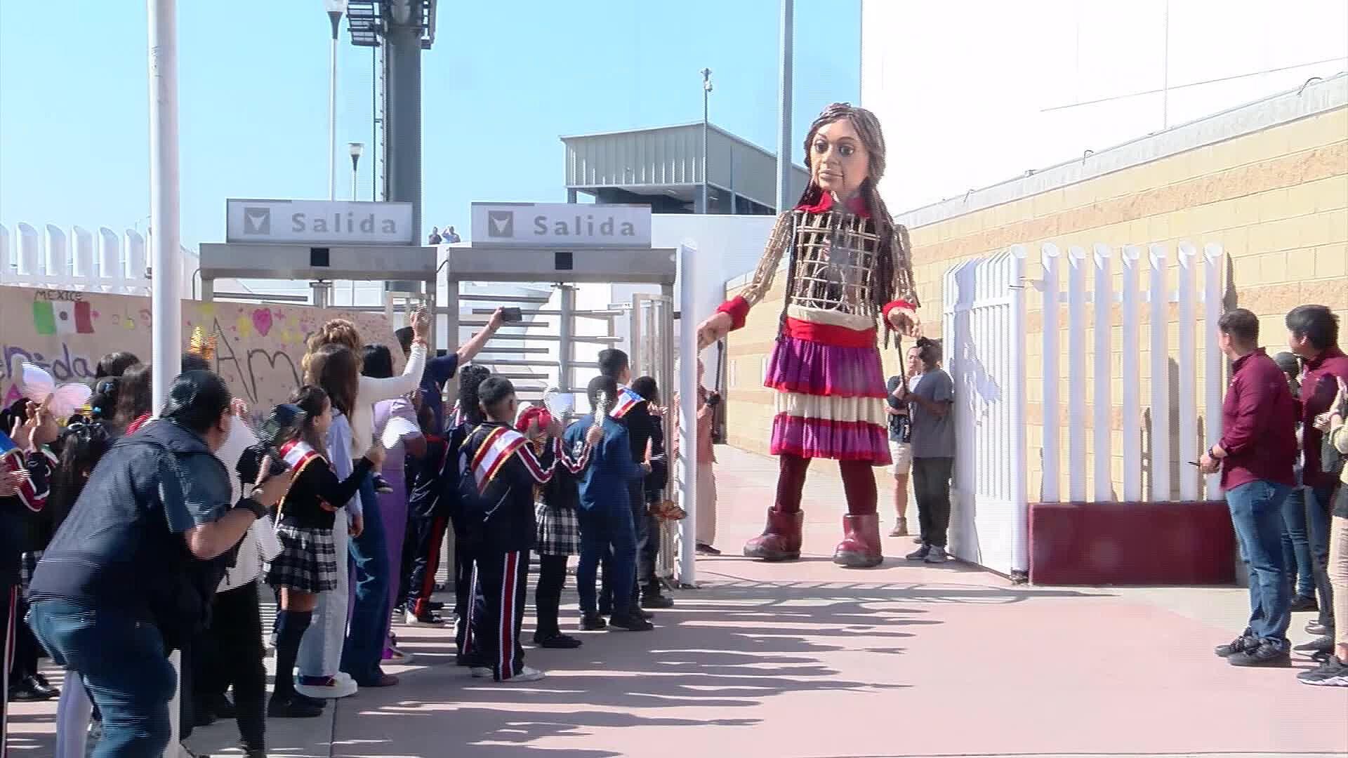 Amal Cruza la Garita El Chaparral en Tijuana | N+