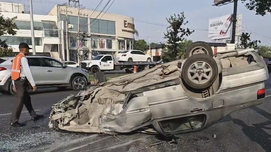 Volcadura en Av. Revolución Deja Conductor Herido | N+