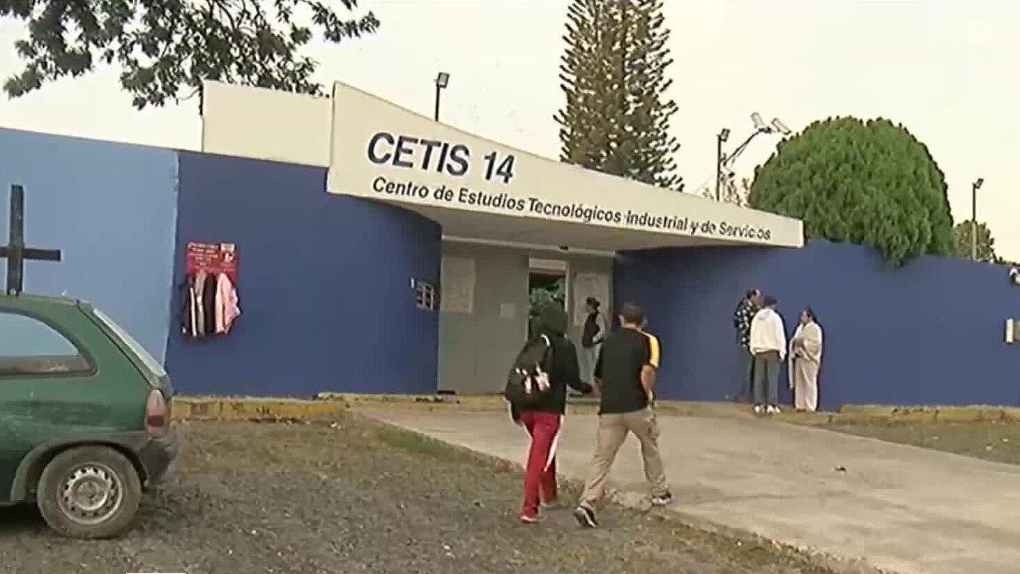 Estudiantes y Comunidad del CETIS 14 de Zapopan Denuncian Robos | N+