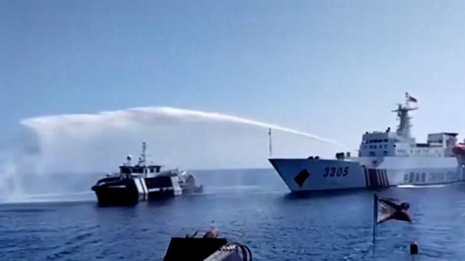 Filipinas Acusa a China de Hostigar con Cañones de Agua a Barcos Cerca ...