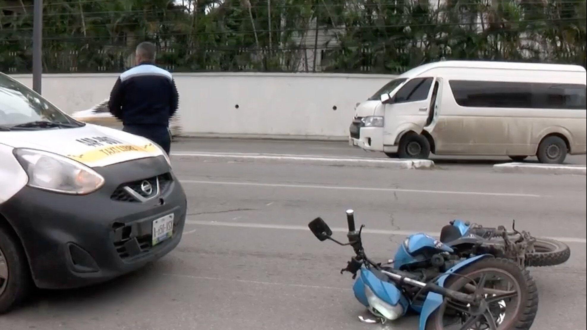 Camioneta Impacta Moto y Provoca Choque con Carro de Ruta | N+
