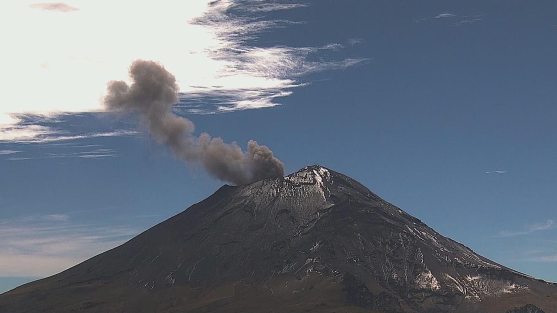 Volcán Popocatépetl Lanza su Primera Fumarola del 2024 | N+