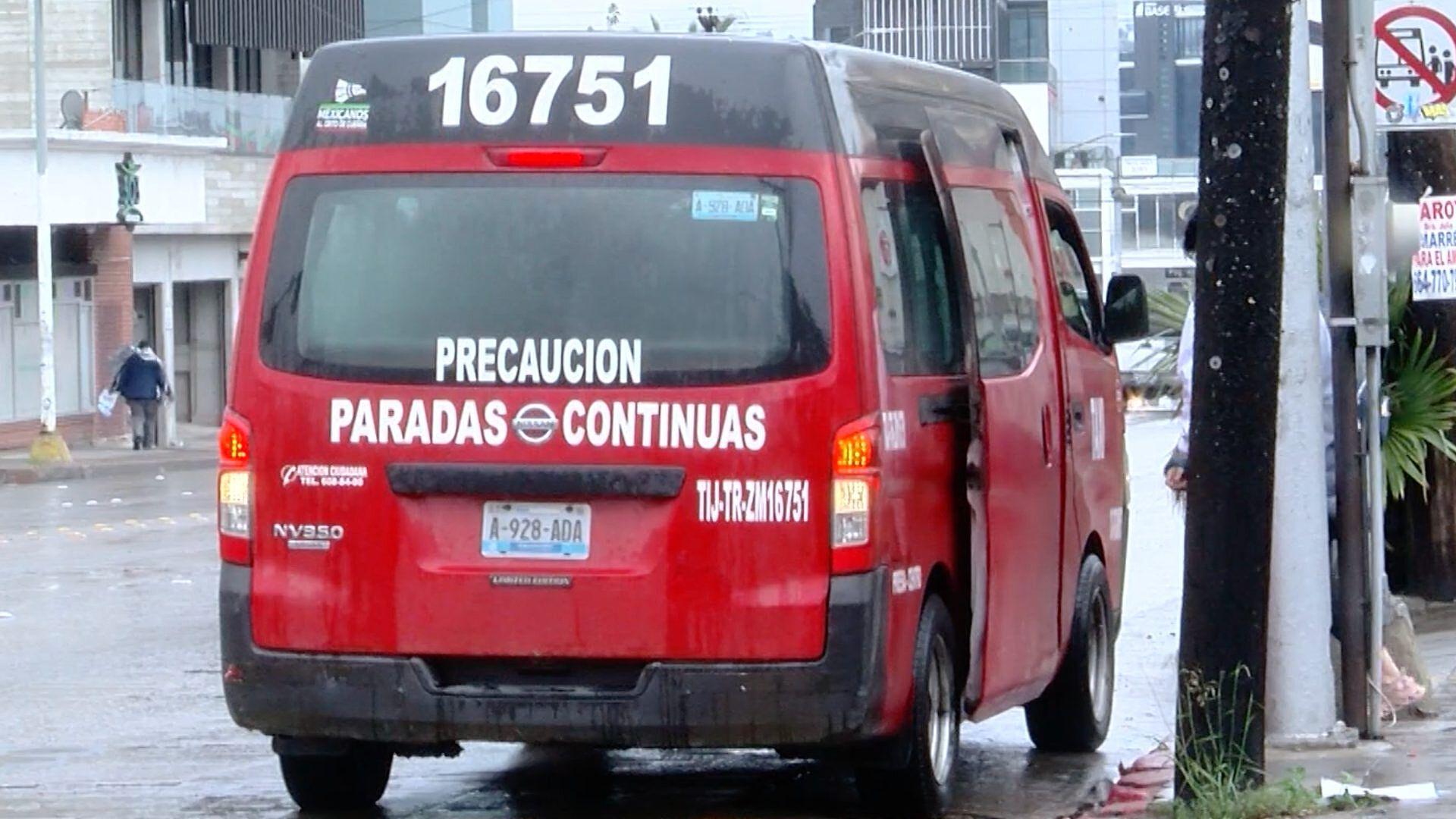 Taxis Rojos en Circulación en Tijuana Por Retraso de Unidades | N+