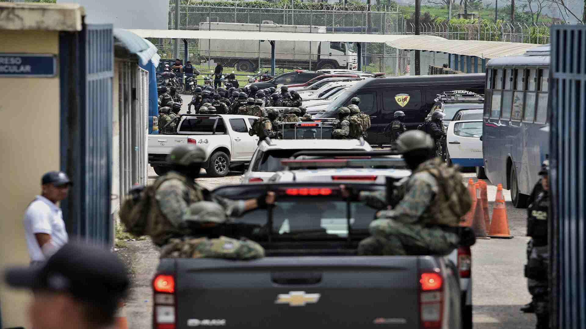Fuerzas Armadas Dan la Cara en Guerra Oficial contra Narcos en Ecuador | N+