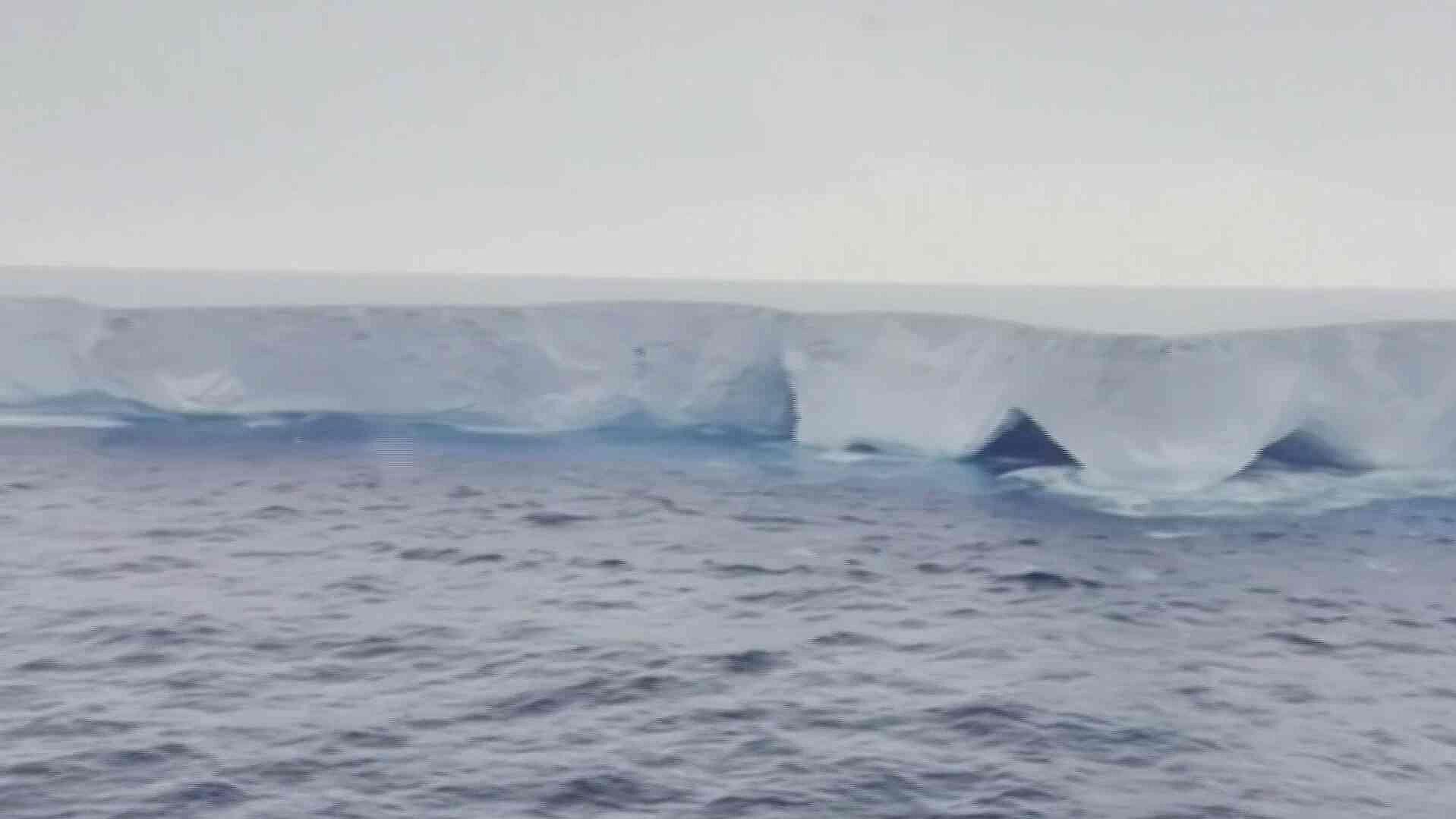 ¡Impresionante! Así Luce el Iceberg Más Grande del Mundo | N+
