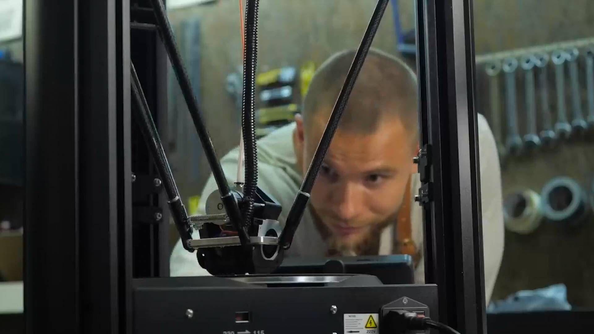 Alex Burkan, YouTuber Ruso Crea Traje Real de Iron Man que Parece ...