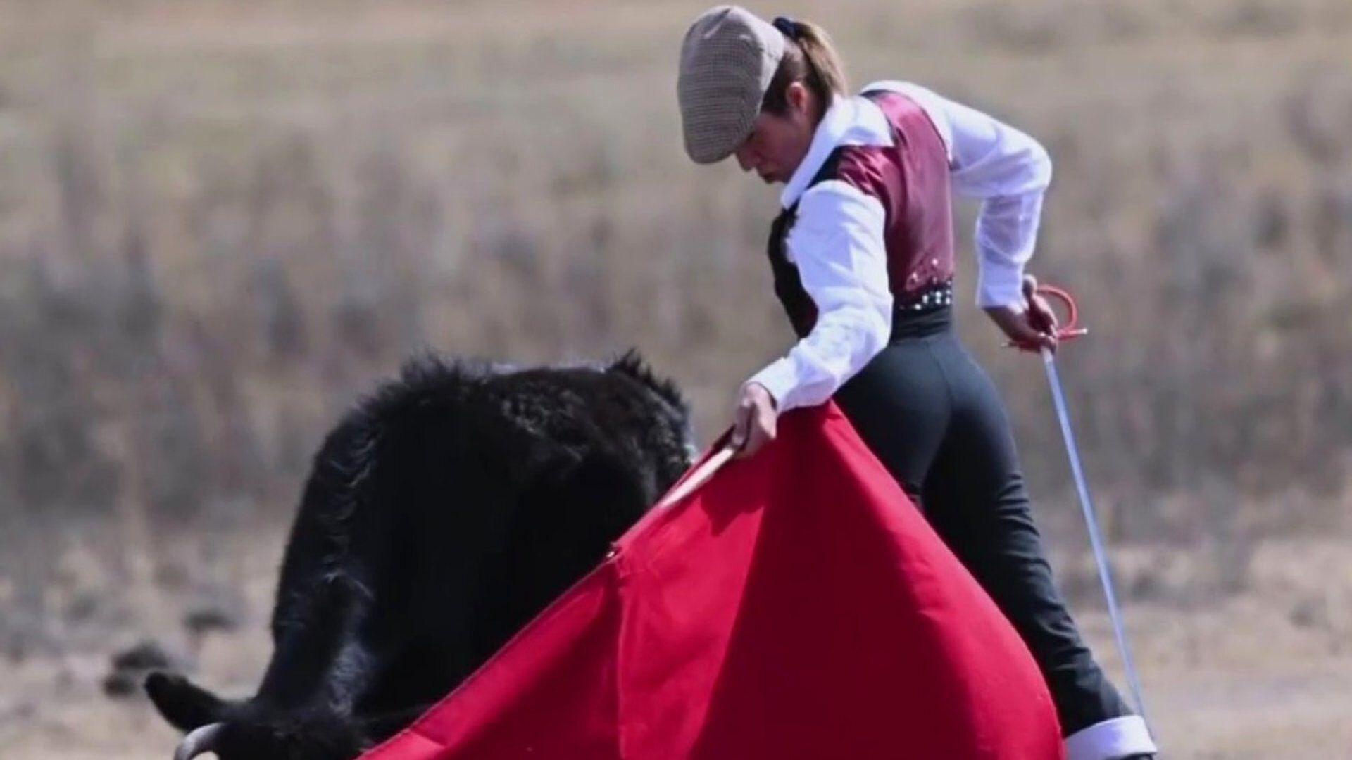 Hilda Tenorio y Paola San Román, Valientes Toreras que se Presentarán ...