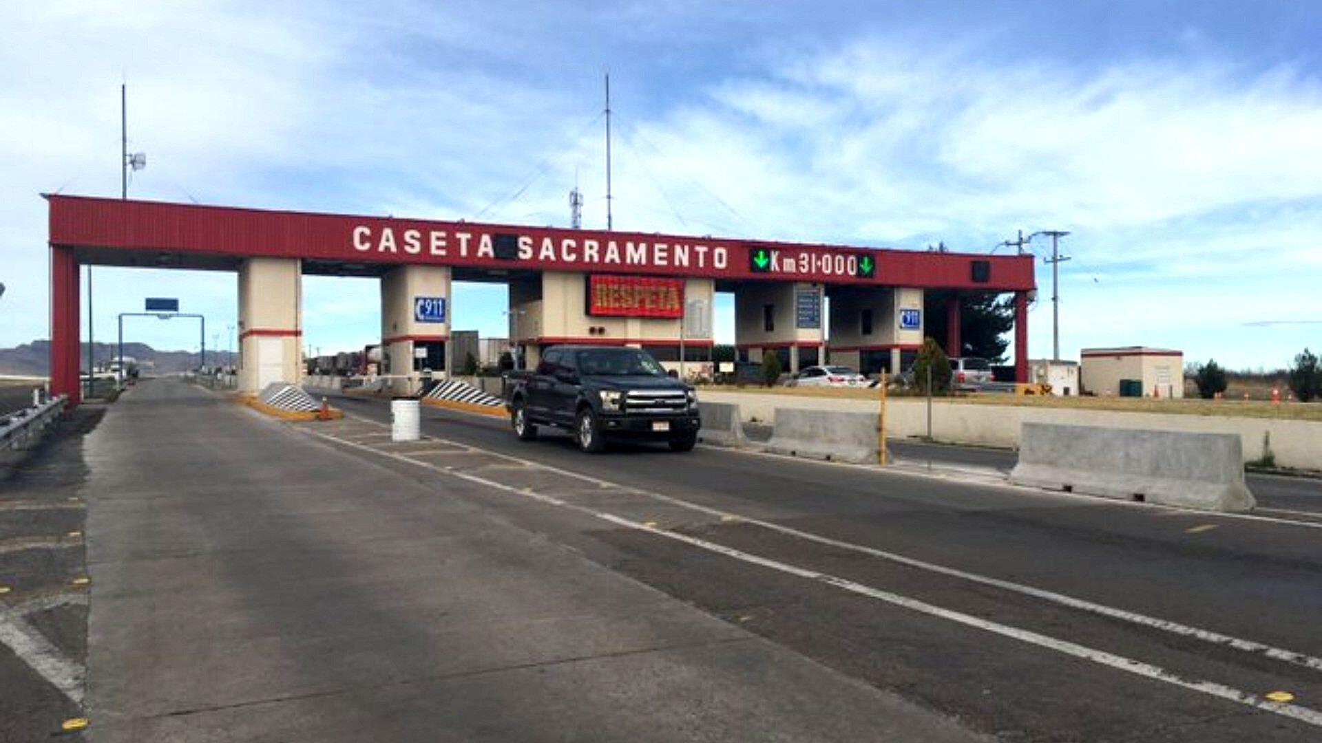 Transportistas Bloquean Caseta de Sacramento por Asesinato de Conductor ... Transportistas Bloquean Caseta de Sacramento por Asesinato de Conductor ...