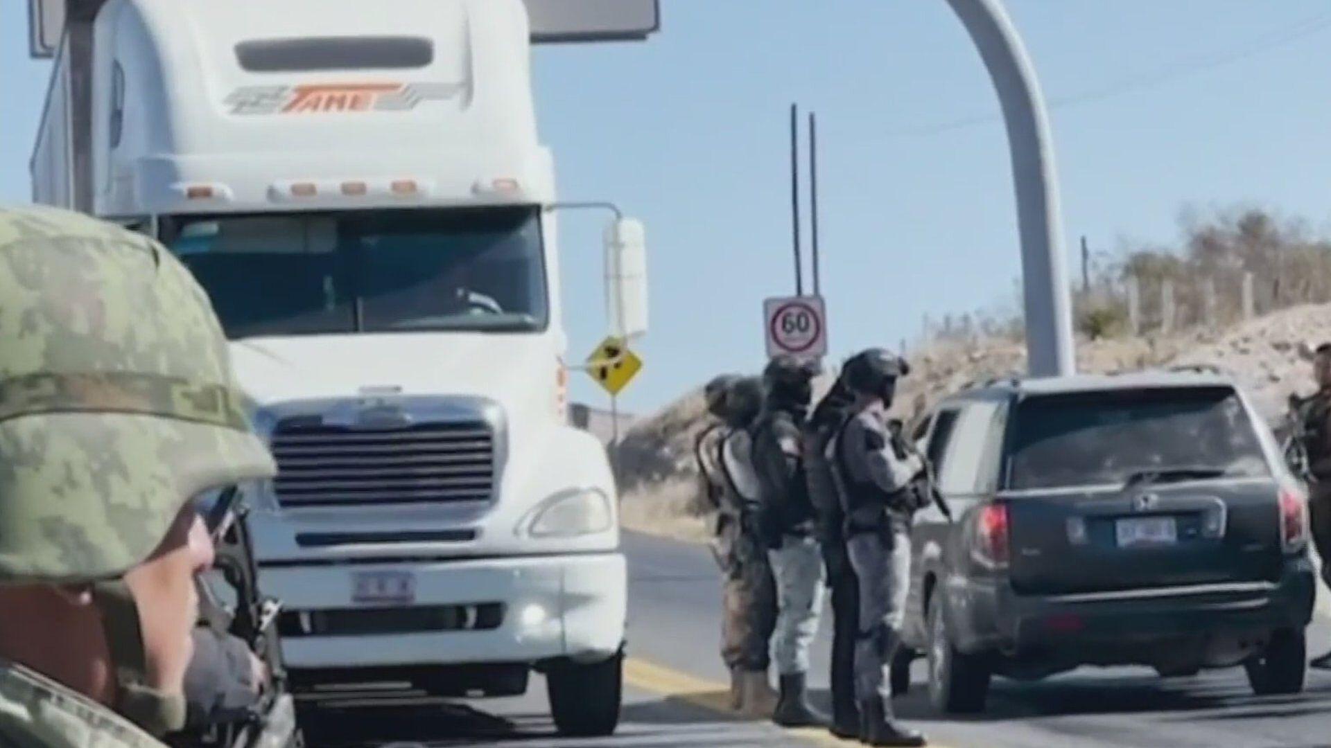 Jalisco: Localizan Cuerpos Maniatados de 4 Hombres y Una Mujer en ... Jalisco: Localizan Cuerpos Maniatados de 4 Hombres y Una Mujer en ...