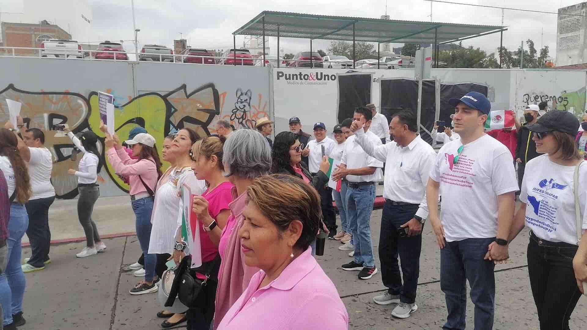 Marcha Pacífica en Chiapas: Cientos Defienden la Democracia en México | N+