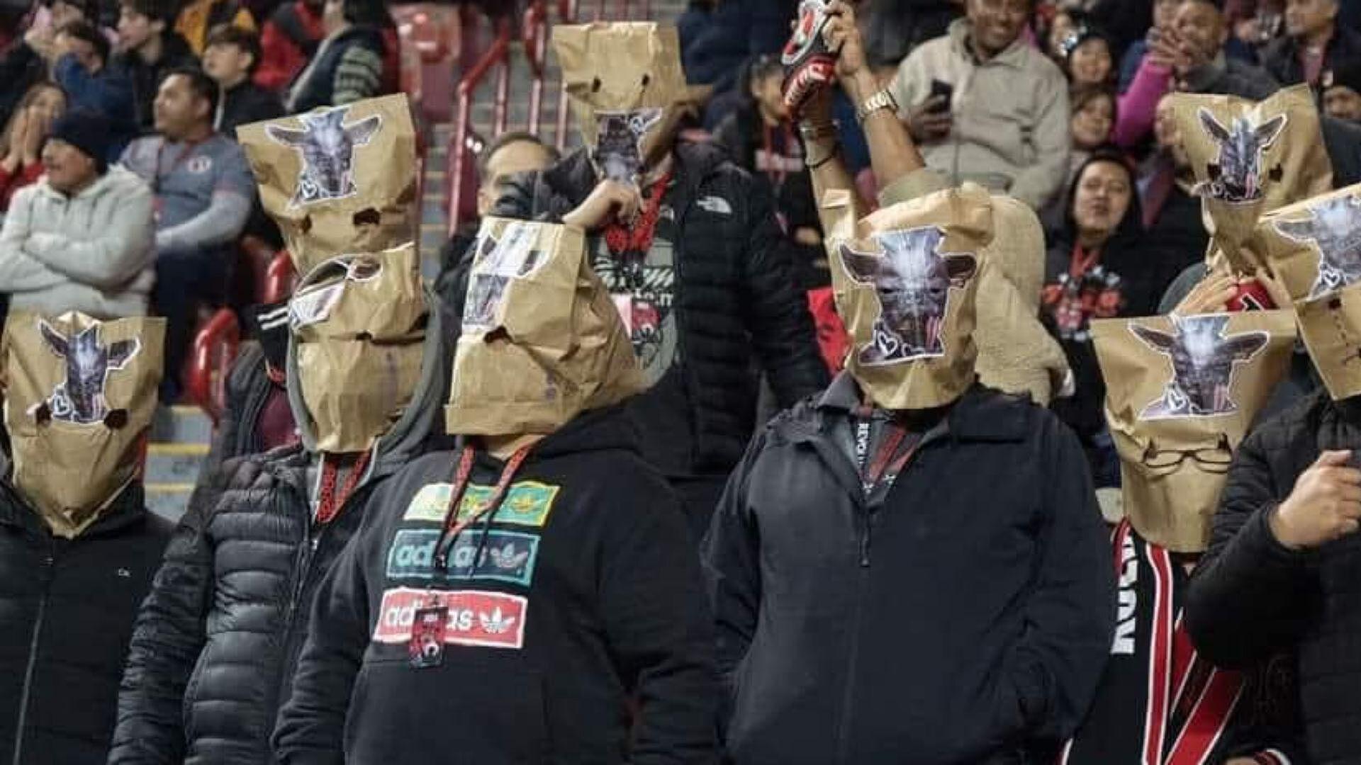 Fans de Xolos Usaron Bolsa en la Cabeza Por Protesta Ante Malos ...