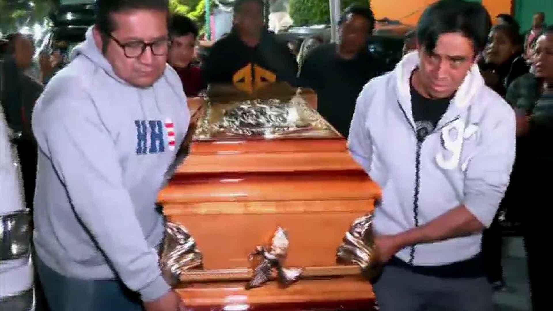 CDMX: Reciben con Aplausos Llegada del Cuerpo de Azul de la Rosa ...