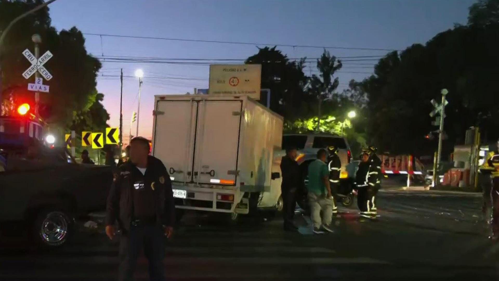 Choque De Camionetas En Calzada De Tlalpan Afecta La Circulación Cdmx